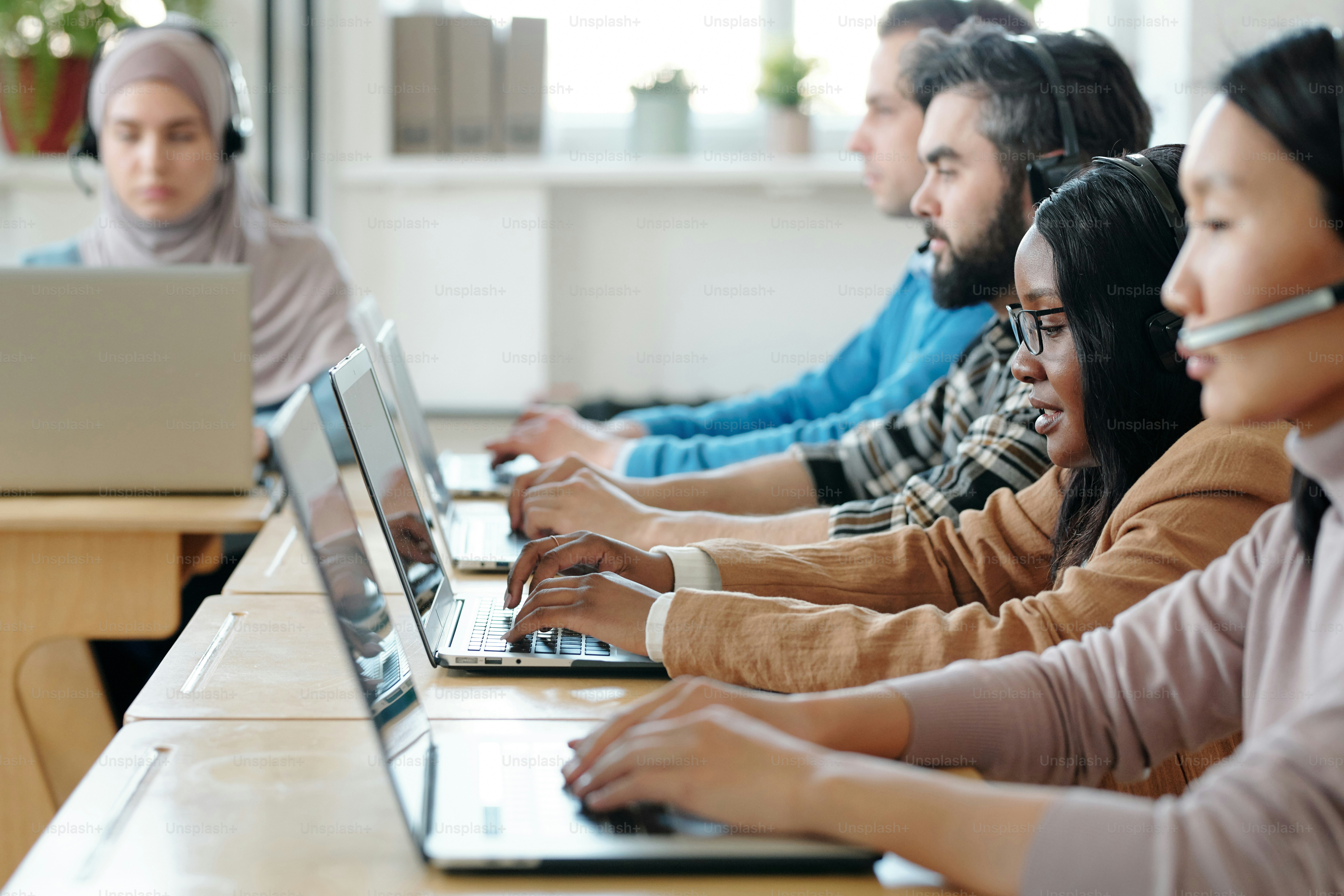 Tech Support Pictures | Download Free Images on Unsplash