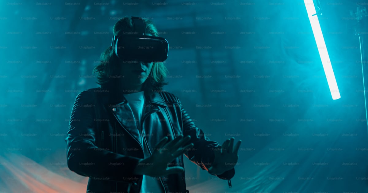 메타버스 디지털 사이버 월드 기술 증강 현실 게임을 하는 가상 현실 Vr 고글을 쓴 남자 미래 지향적인 라이프스타일 사진