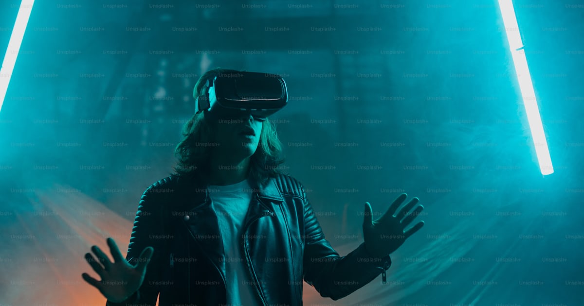 메타버스 디지털 사이버 월드 기술 증강 현실 게임을 하는 가상 현실 Vr 고글을 쓴 남자 미래 지향적인 라이프스타일 사진