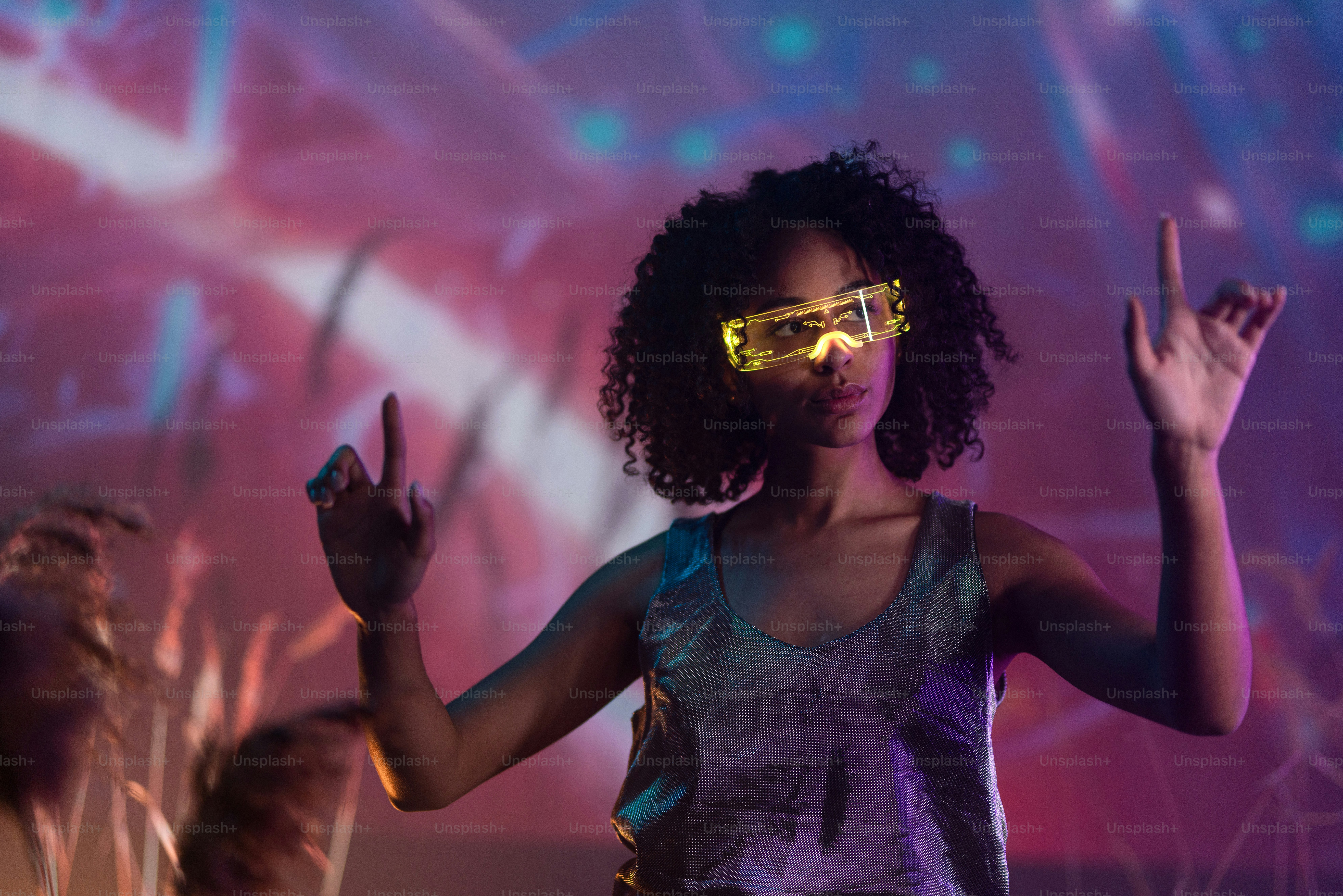 550+ Fotos de Neon Girl | Descargar imágenes gratis en Unsplash