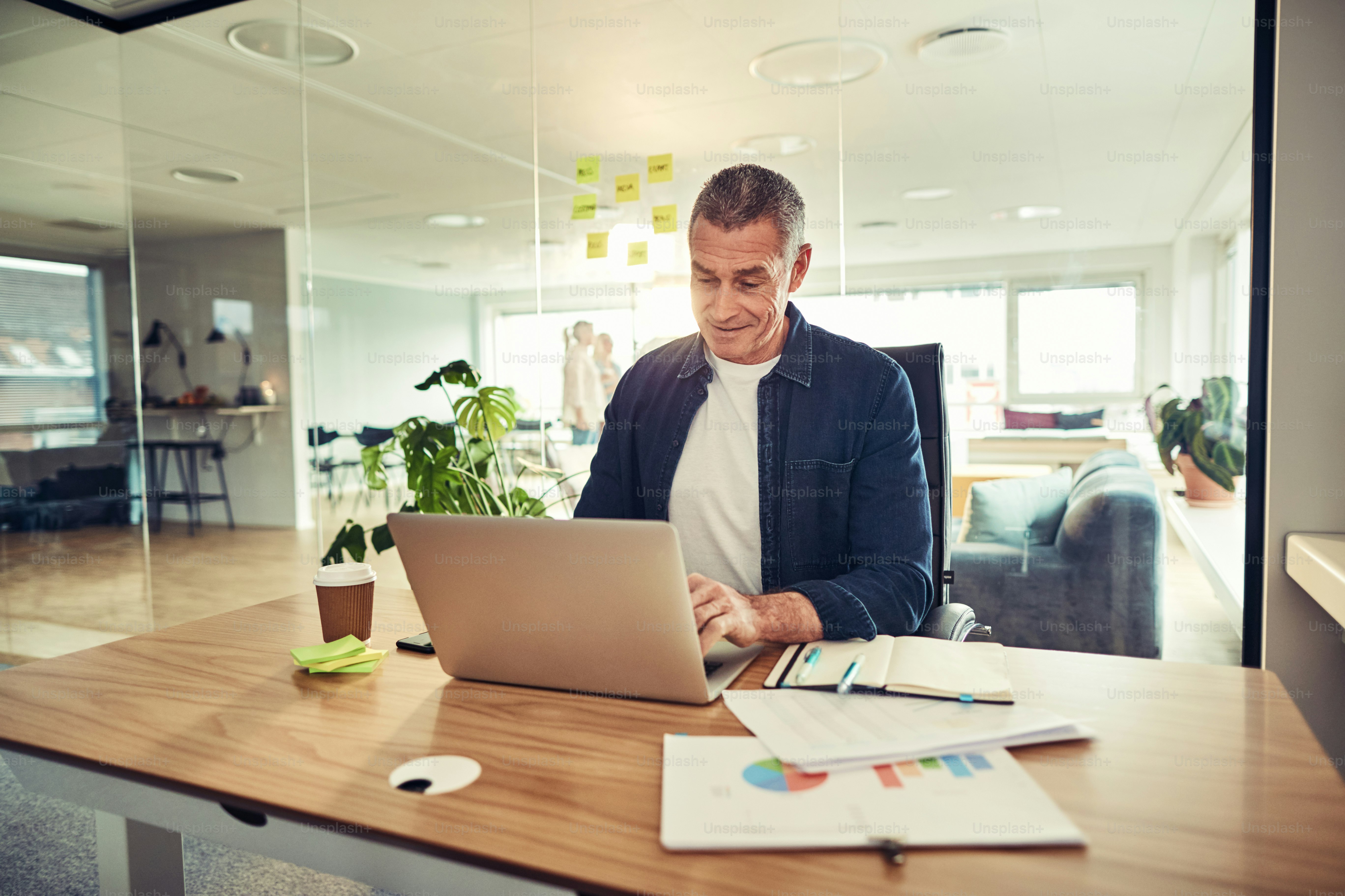 Office Life | 100+ best free adult, indoor, office life, and person ...