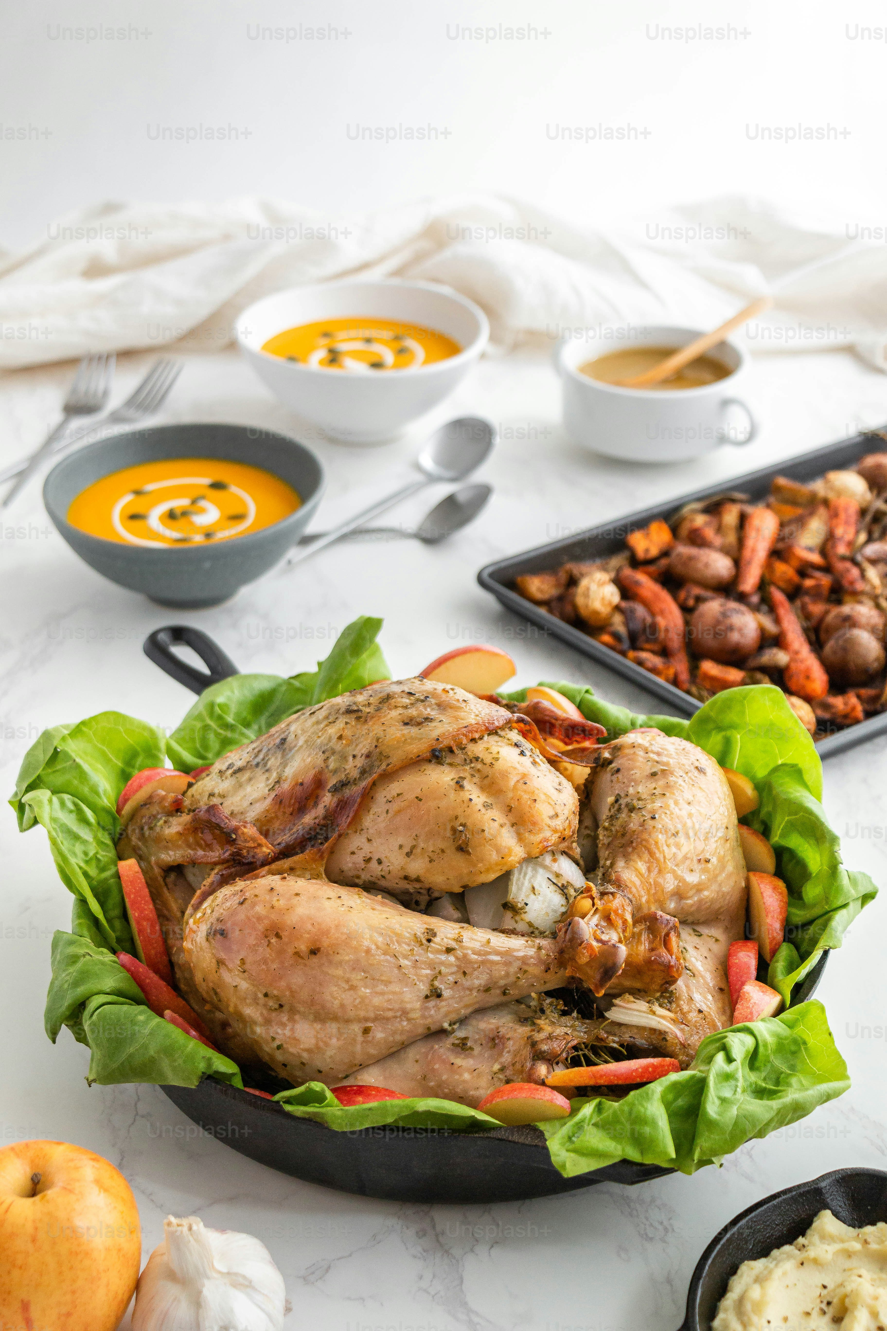 A table topped with a turkey and other foods photo – Food Image on Unsplash