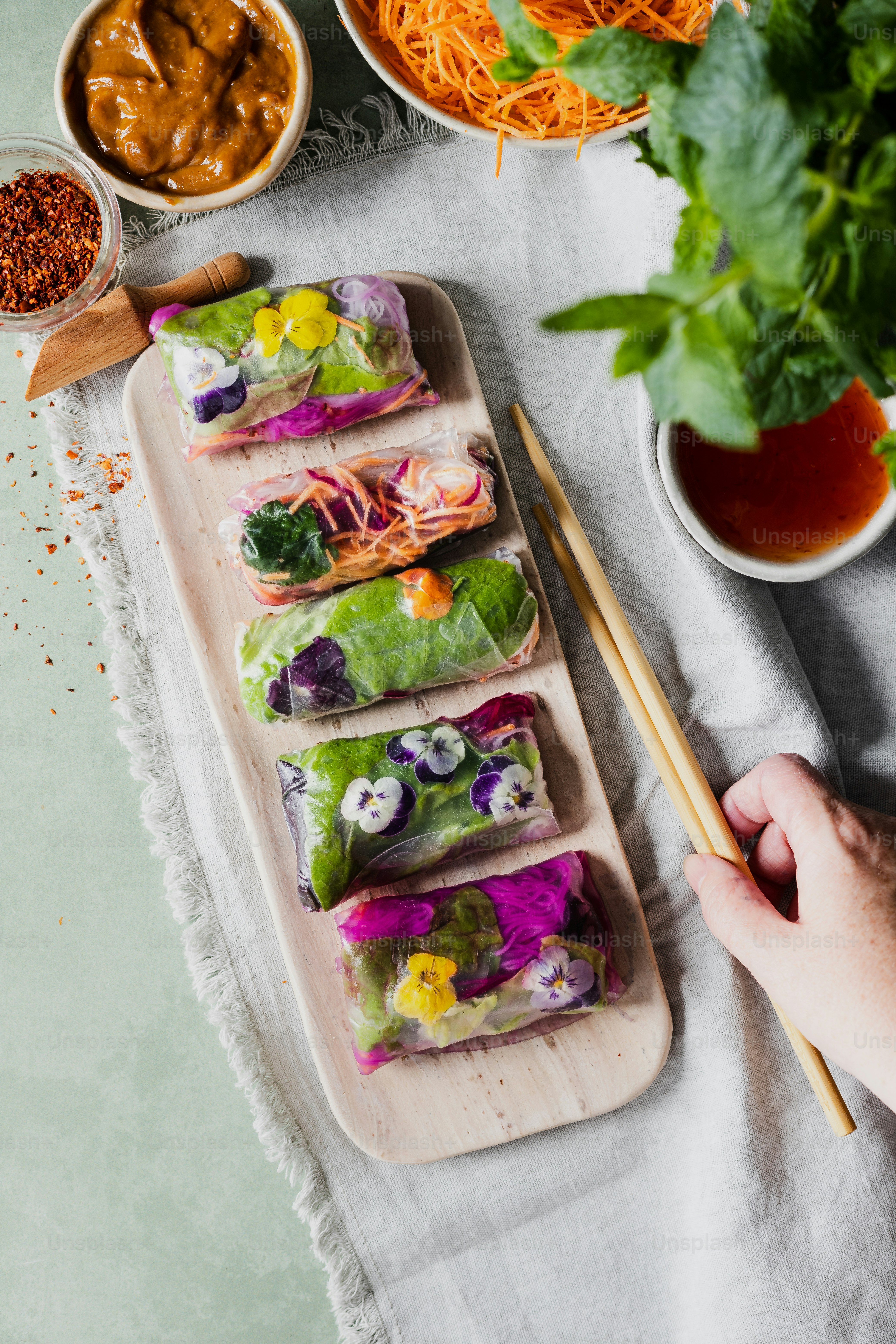 + Summer Rolls with edible flowers | 19 best free photos on Unsplash