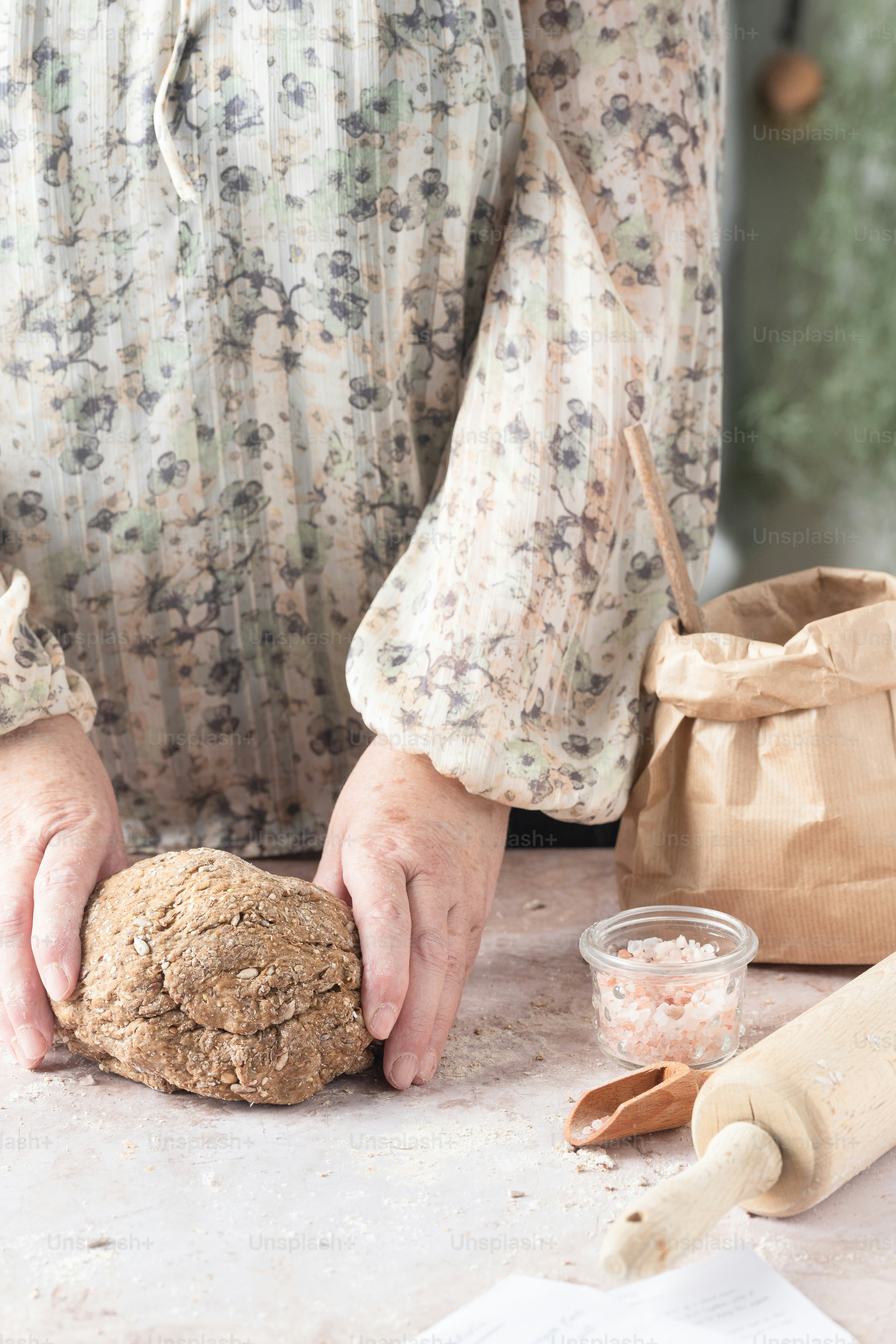 Baking Bread Pictures | Download Free Images on Unsplash