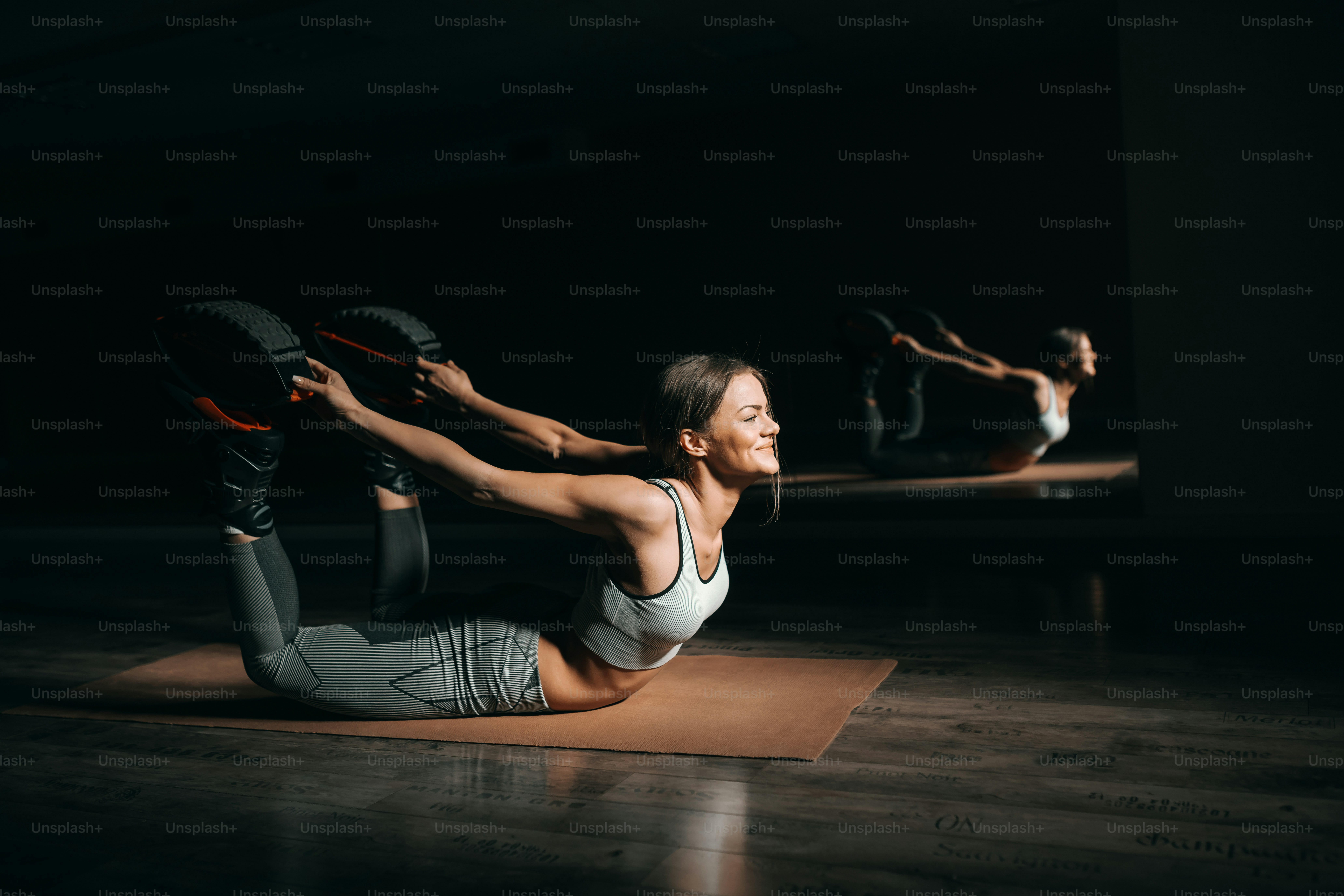 Back Pose Pictures | Download Free Images on Unsplash