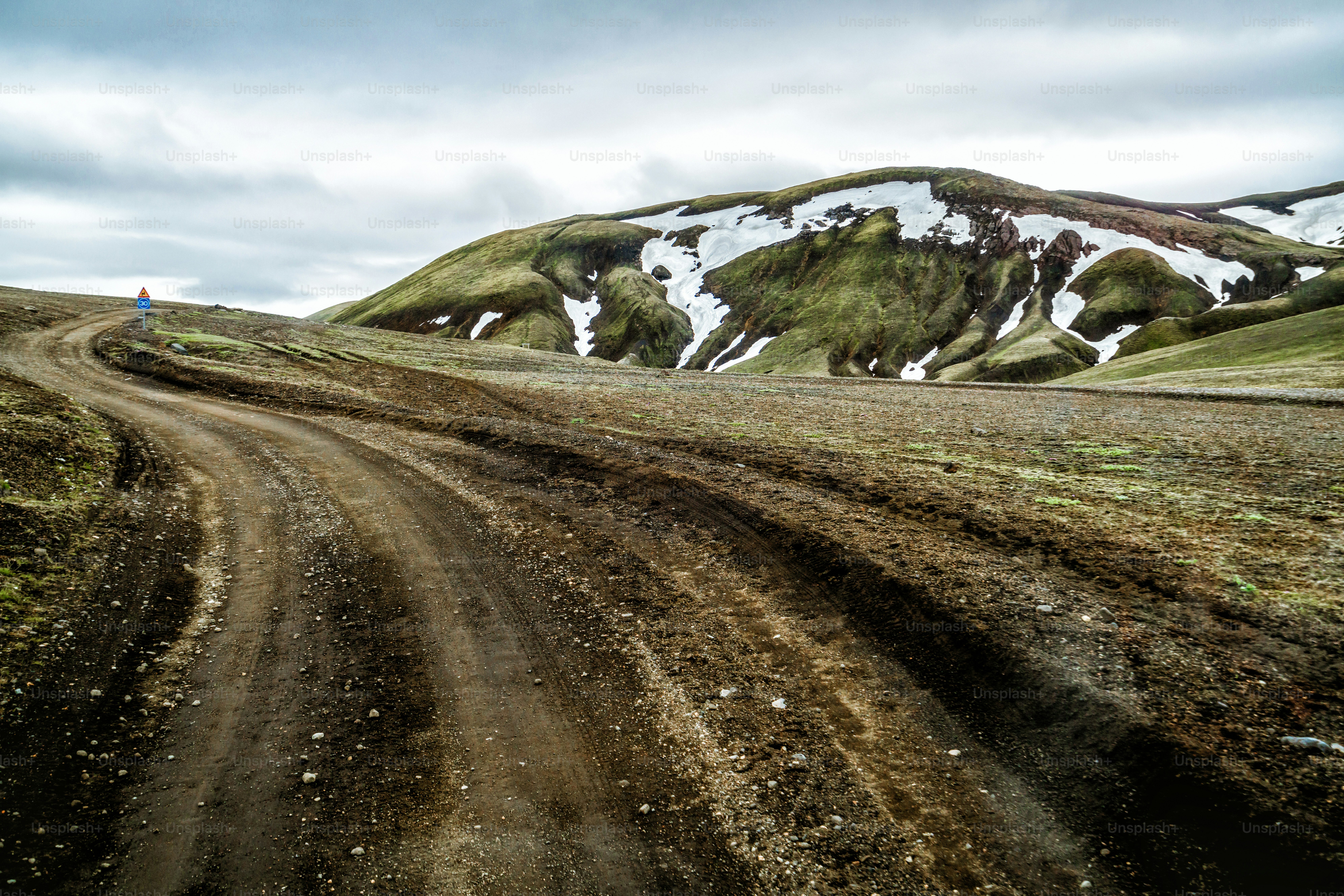 1K+ Dirt Road Pictures | Download Free Images on Unsplash