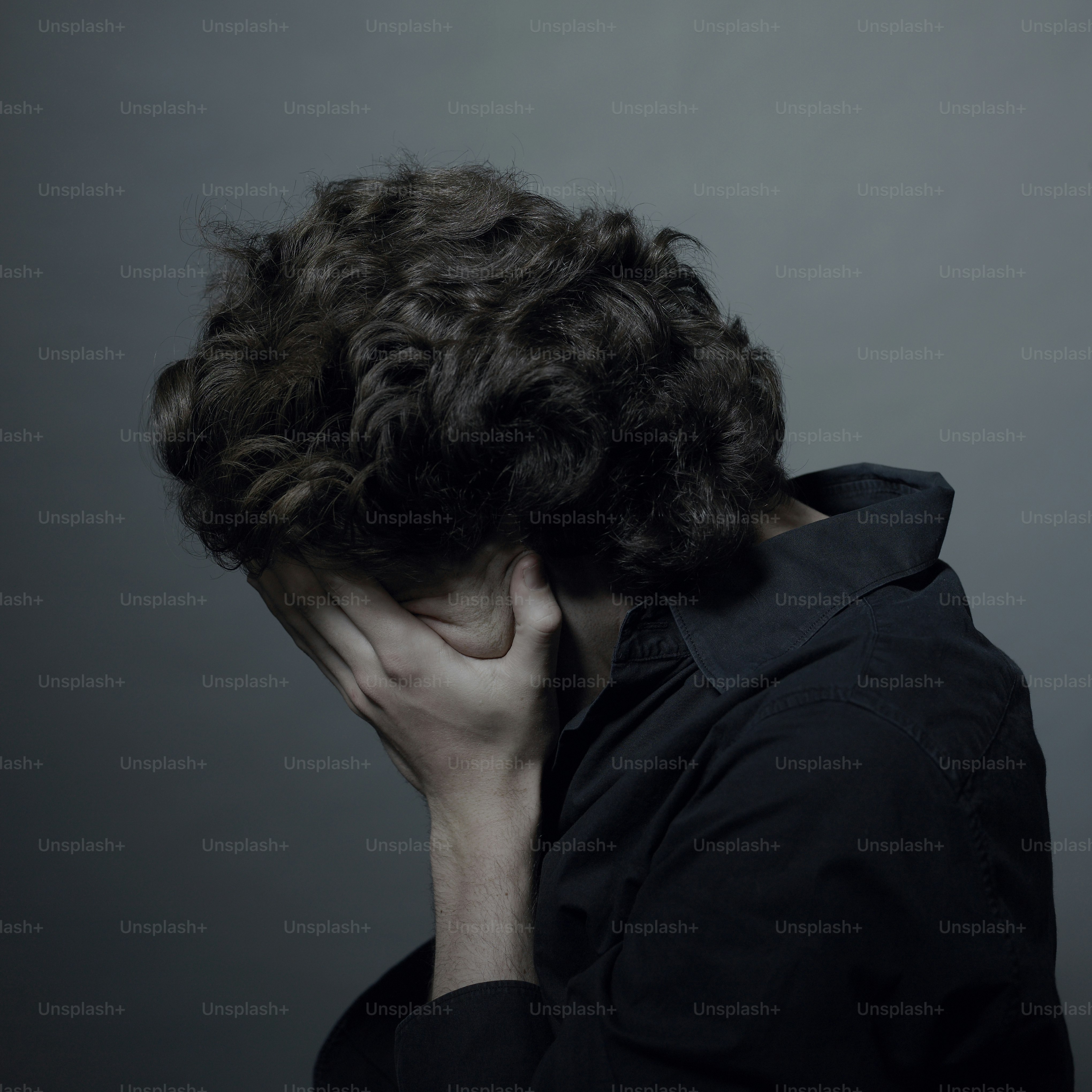 Head In Hands Pictures | Download Free Images on Unsplash