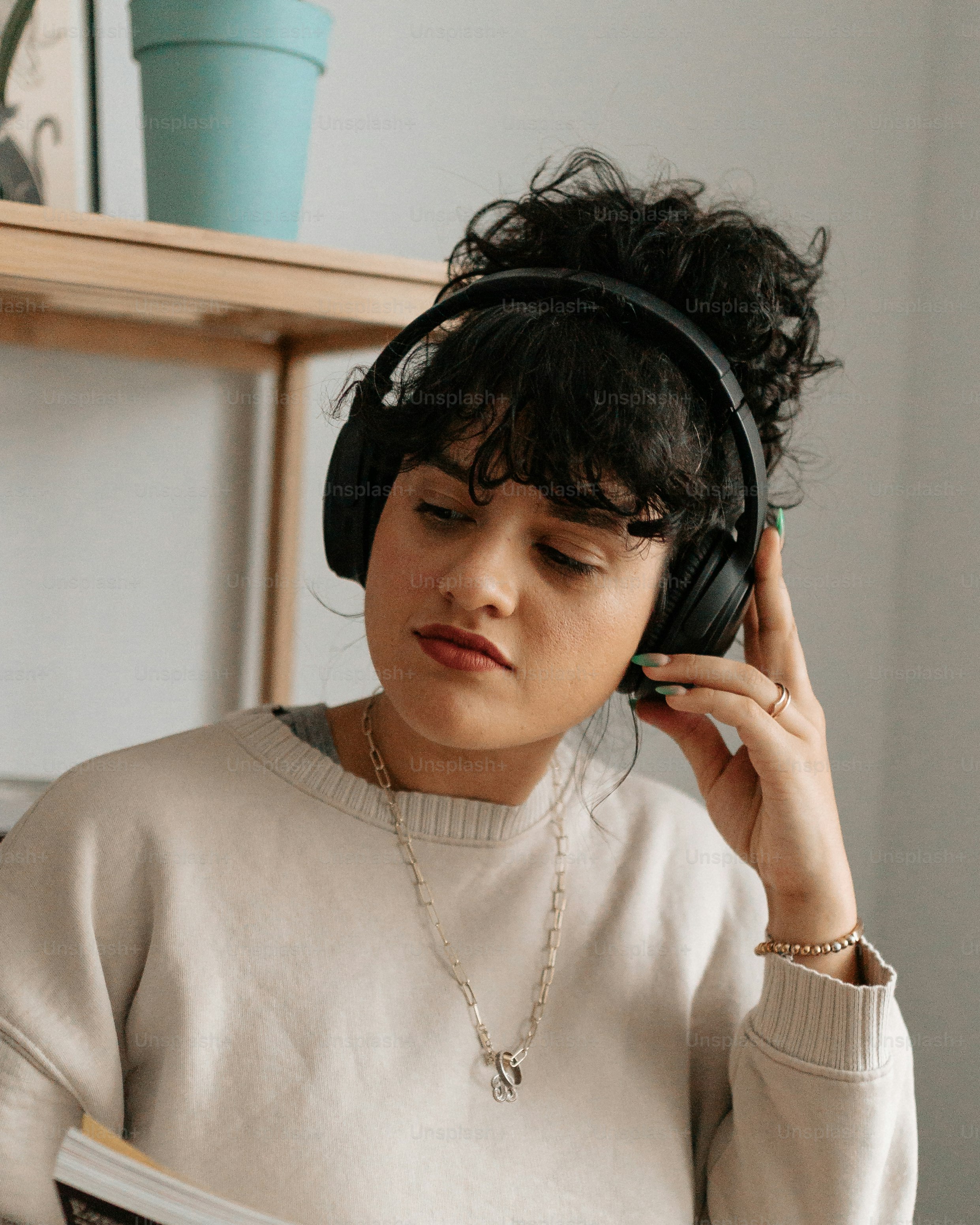 Listen Music Pictures | Download Free Images on Unsplash