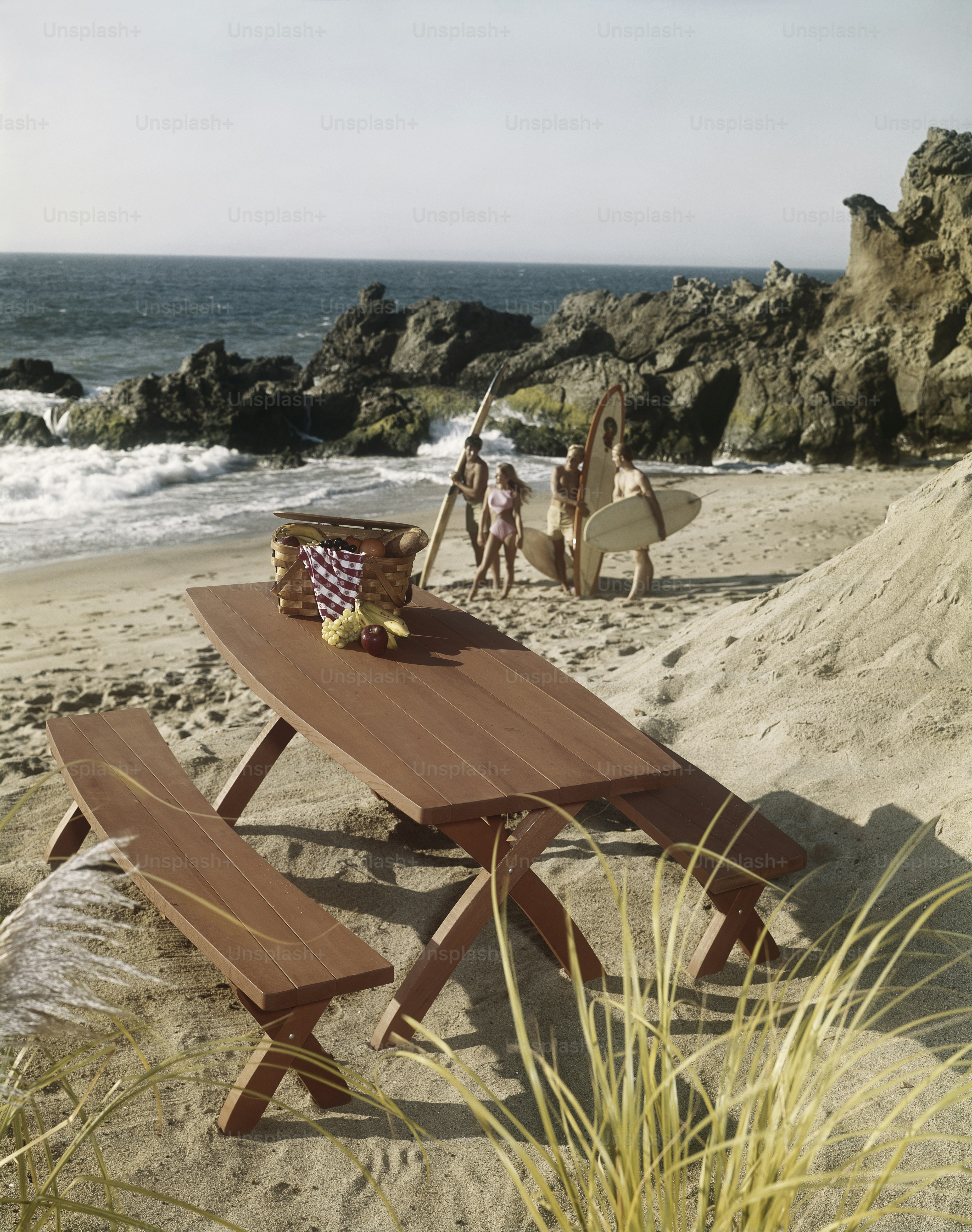 45,628+ Picnic Table Pictures | Download Free Images on Unsplash