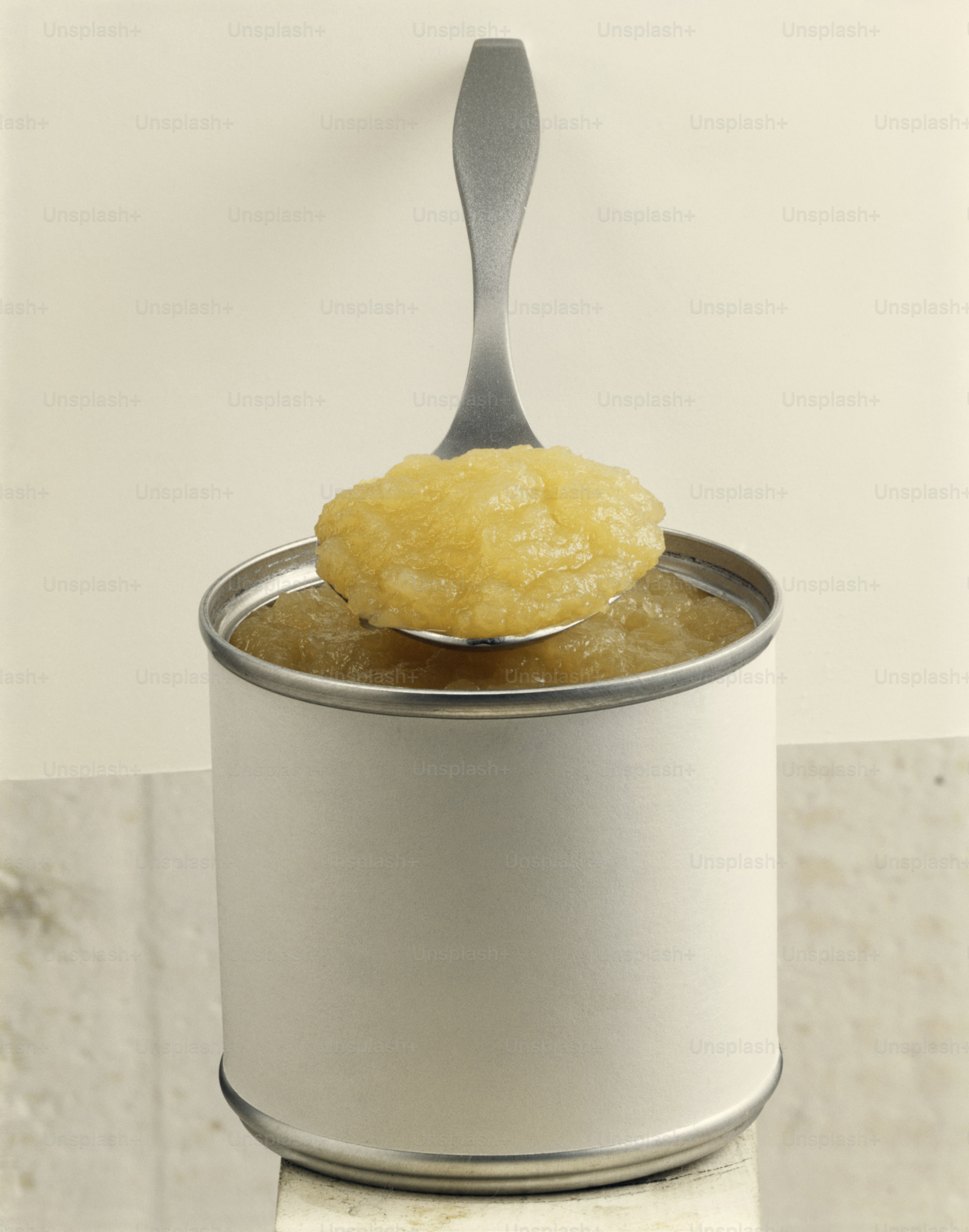 A spoon with some food in it on a can photo – Canning Image on Unsplash