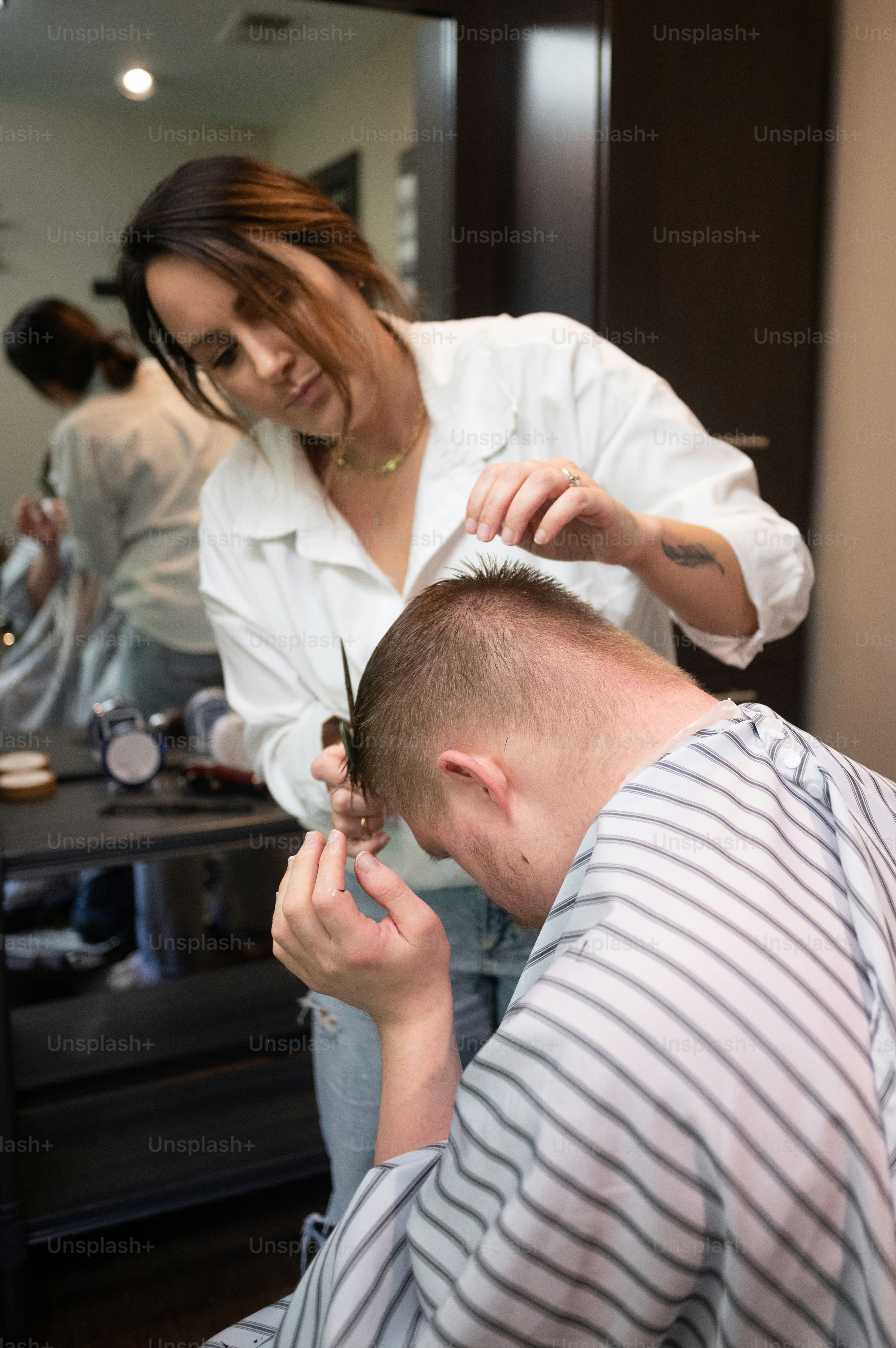 Haircuts Pictures | Download Free Images on Unsplash