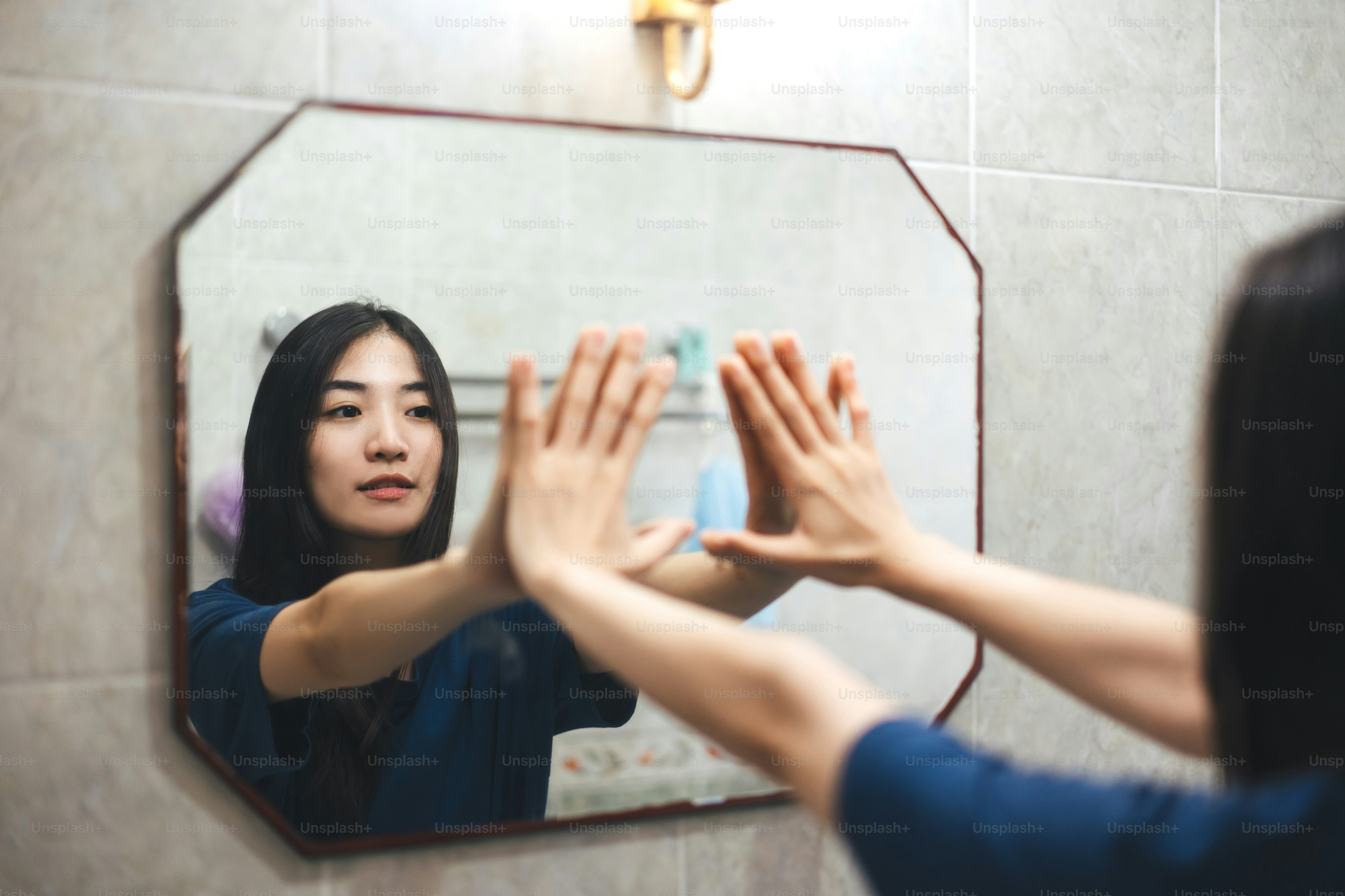 500+ Mirror Reflection Pictures [HD] | Download Free Images on Unsplash