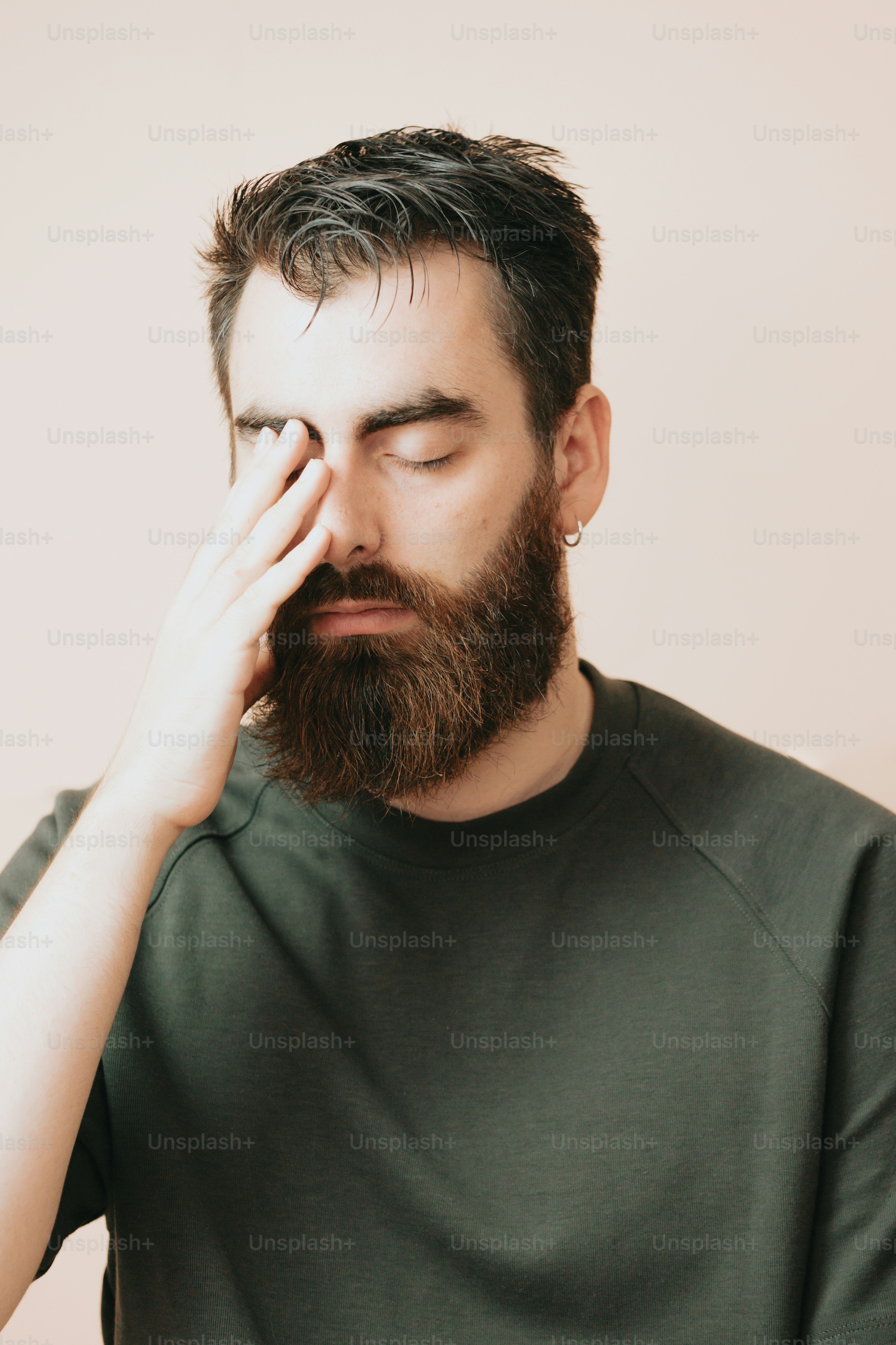 A man covering his face with a white cloth photo – Fear Image on Unsplash