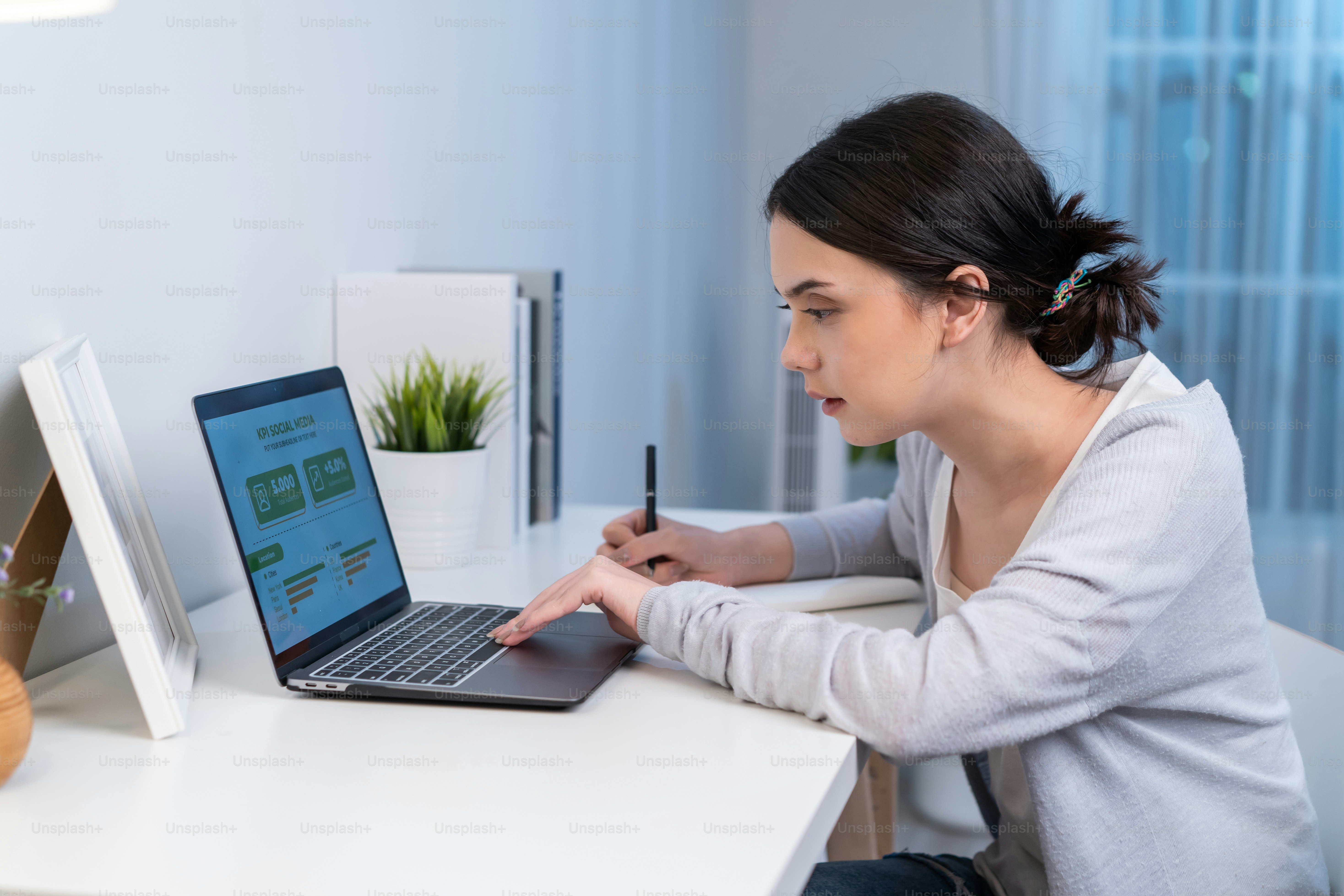 Laptop Study Pictures | Download Free Images on Unsplash
