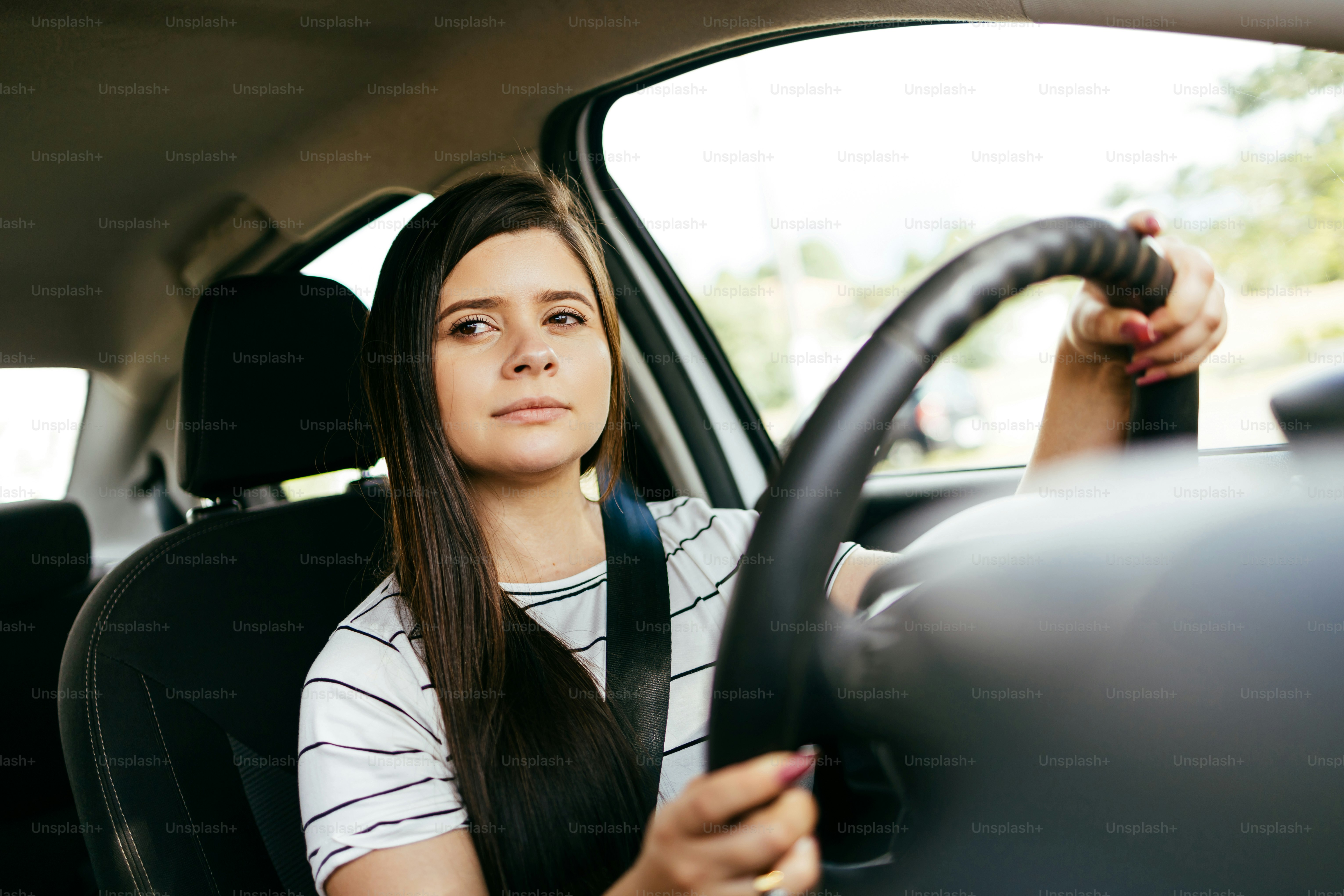 Concentrated woman driving the car photo – Young women Image on Unsplash