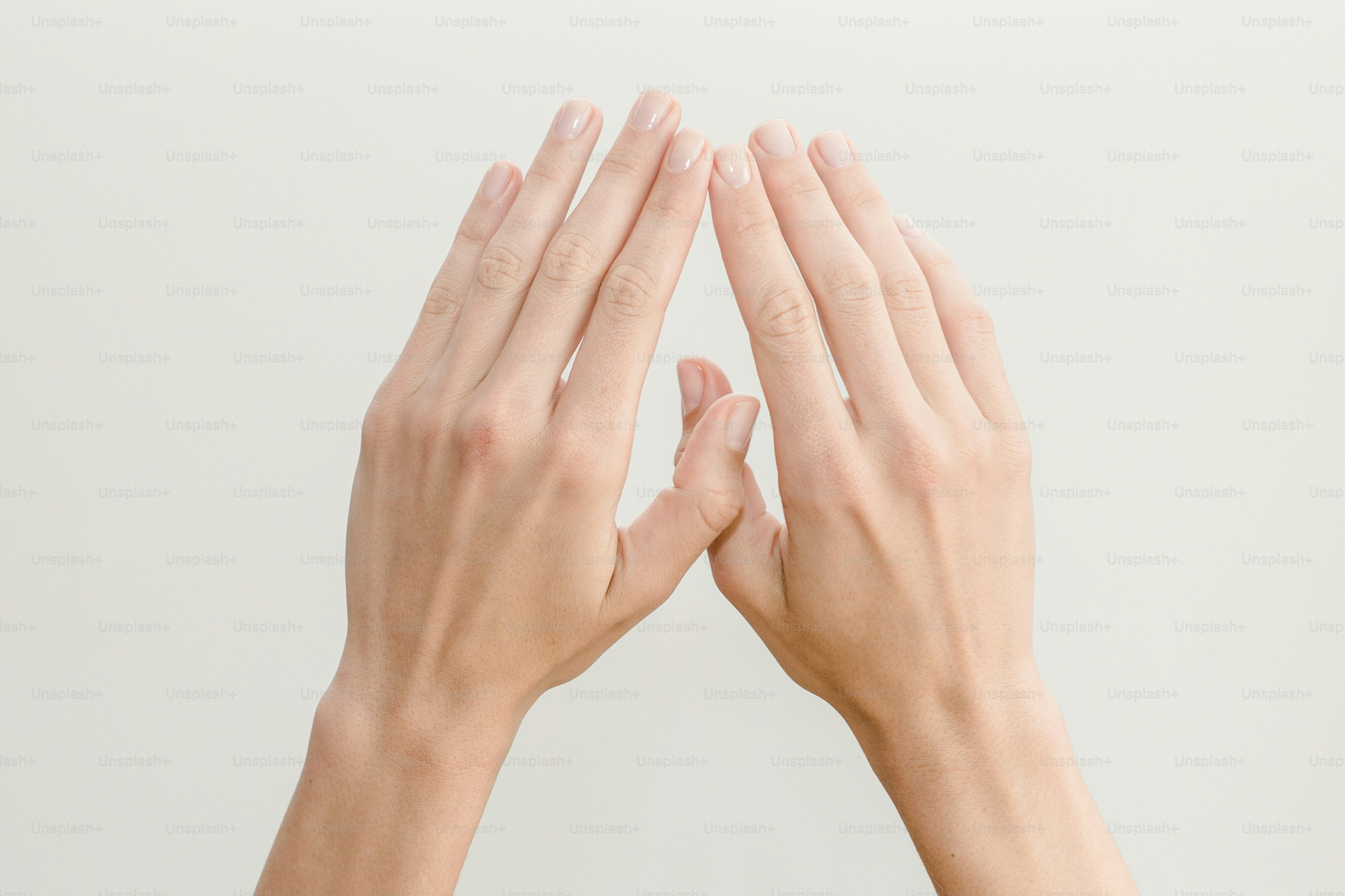 A person holding their hands up in the air photo – Hand Image on Unsplash