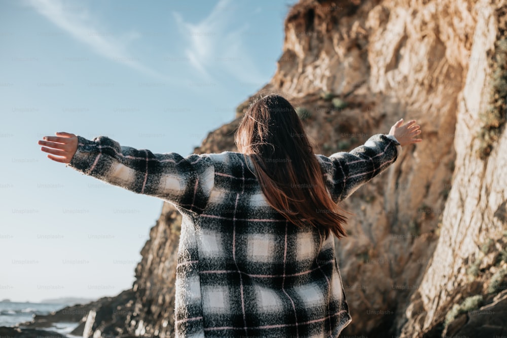 Imágenes de Hermosa Puesta De Sol Persona Brazos Extendidos | Descarga ...