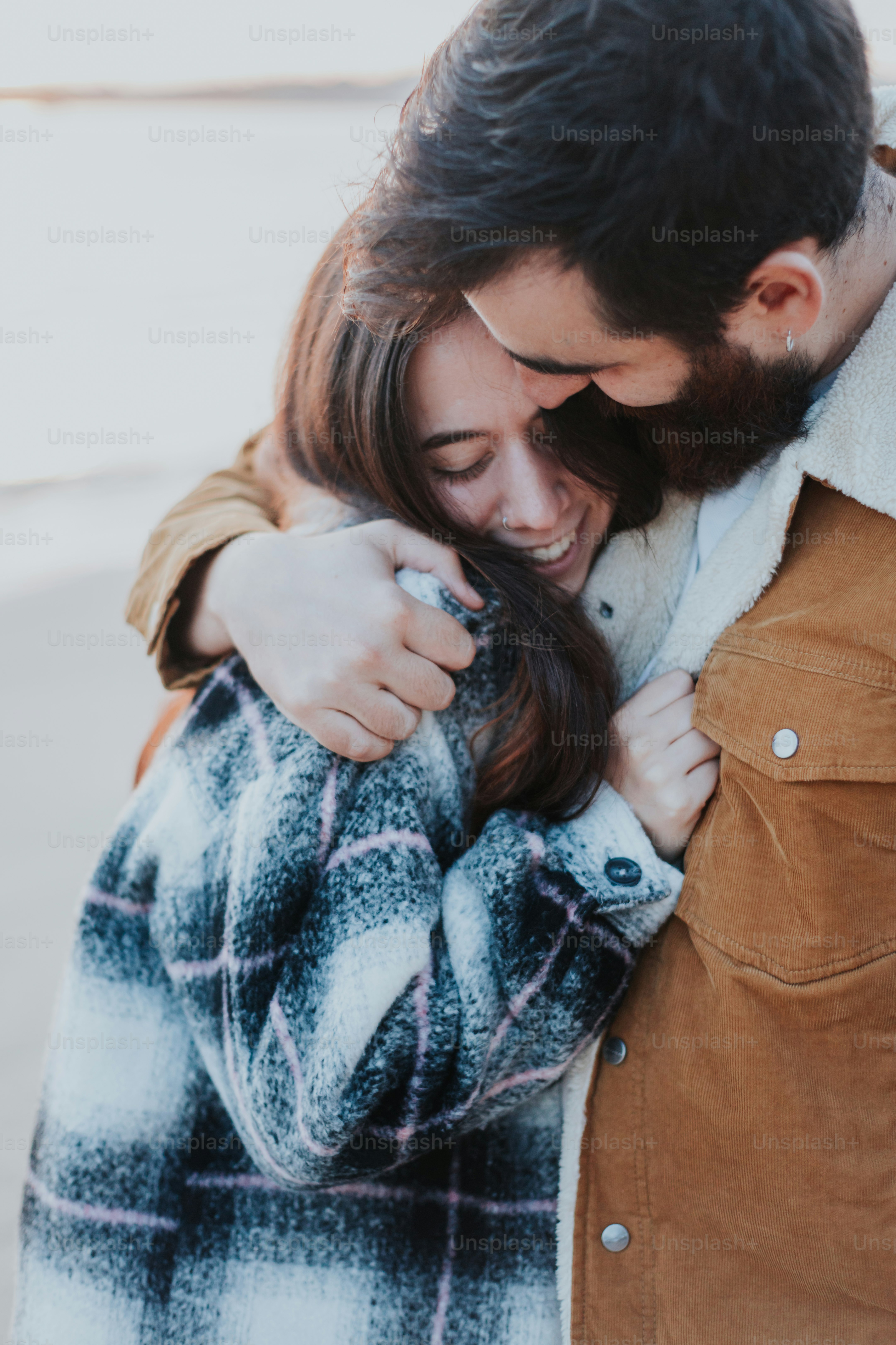 Couple Hug Pictures | Download Free Images on Unsplash
