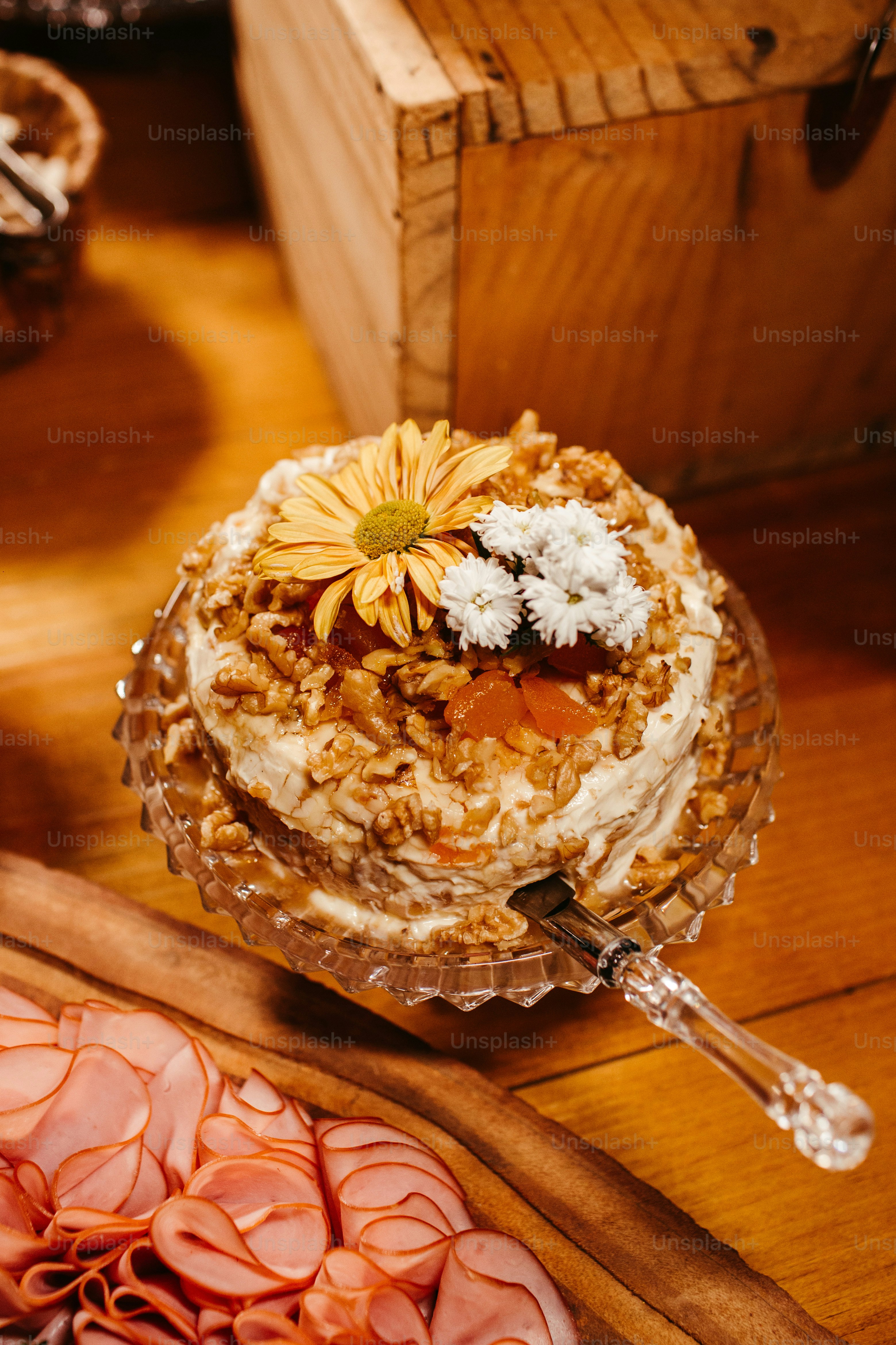 A close up of a cake on a table photo – Food and drink Image on Unsplash