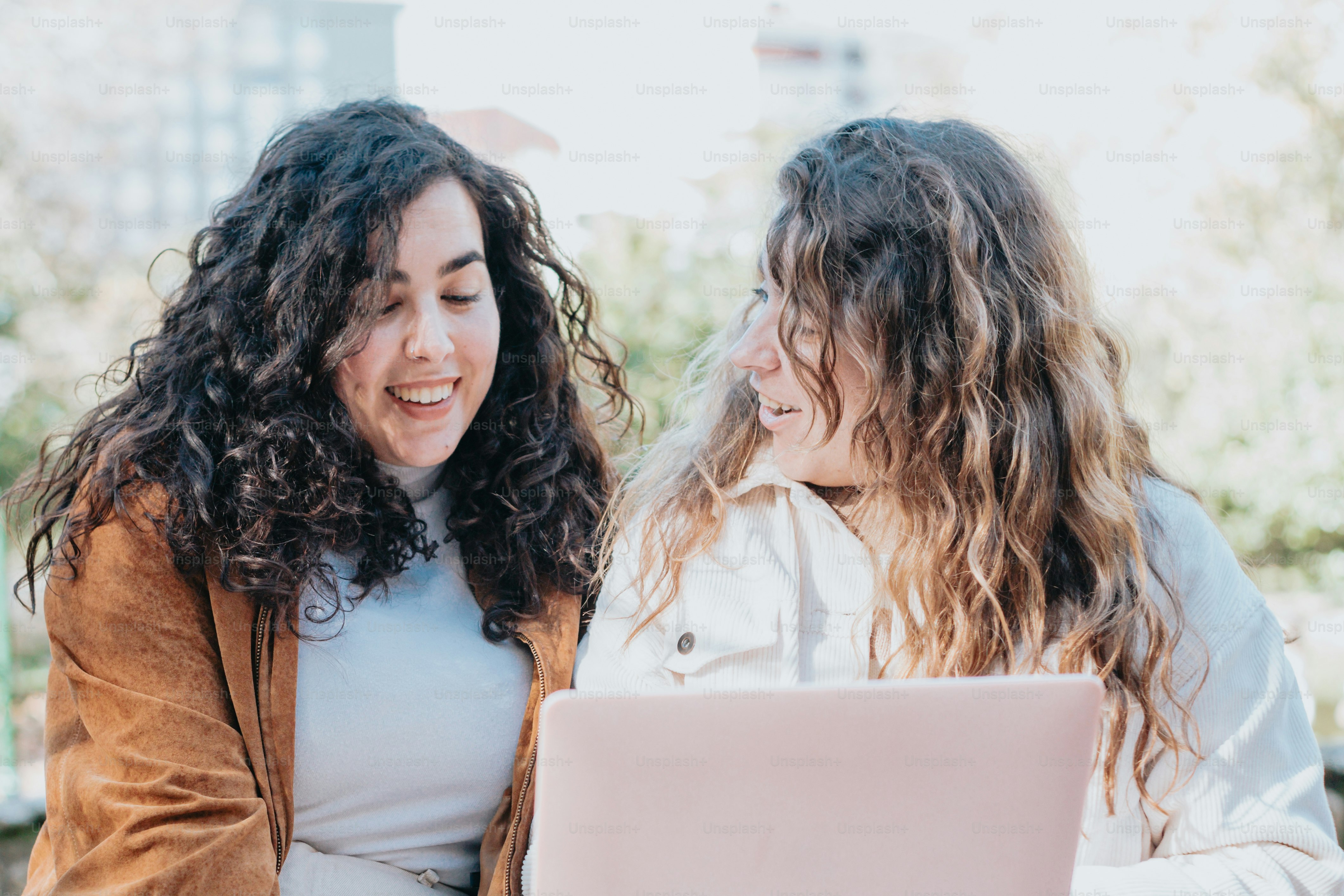 Meet Up Pictures | Download Free Images on Unsplash