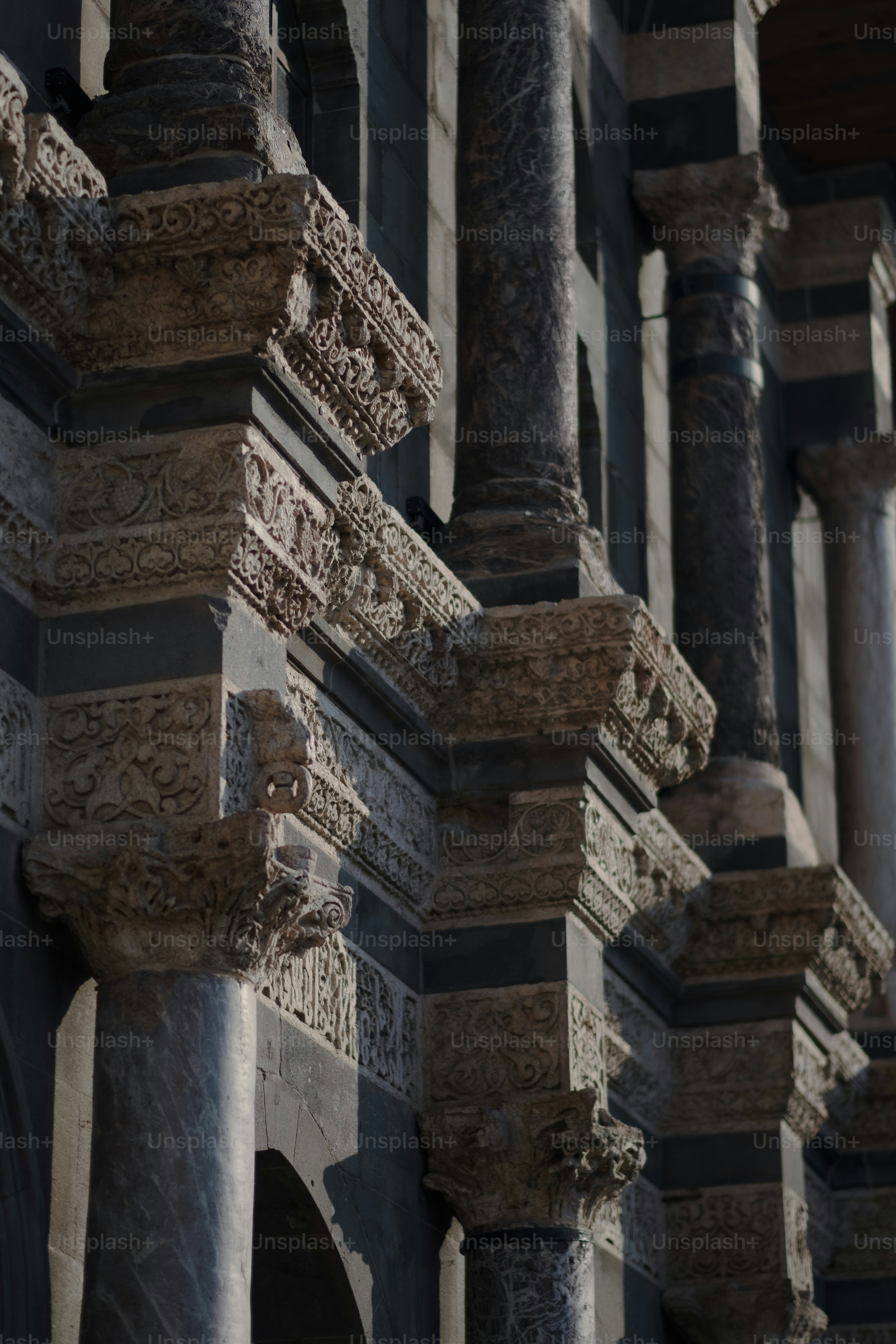 Columns Pictures | Download Free Images on Unsplash