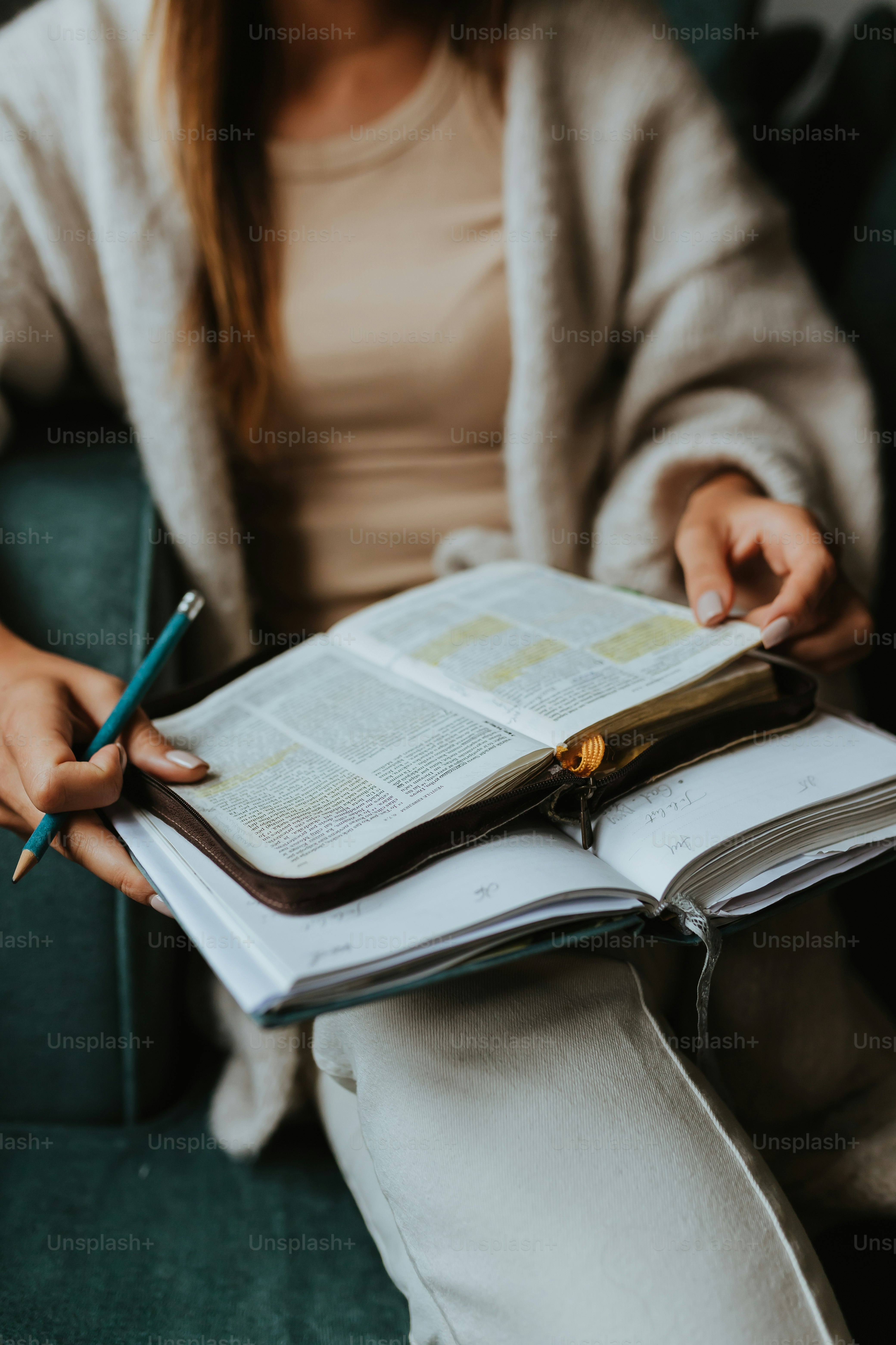 200+ Free Bible Pictures on Unsplash