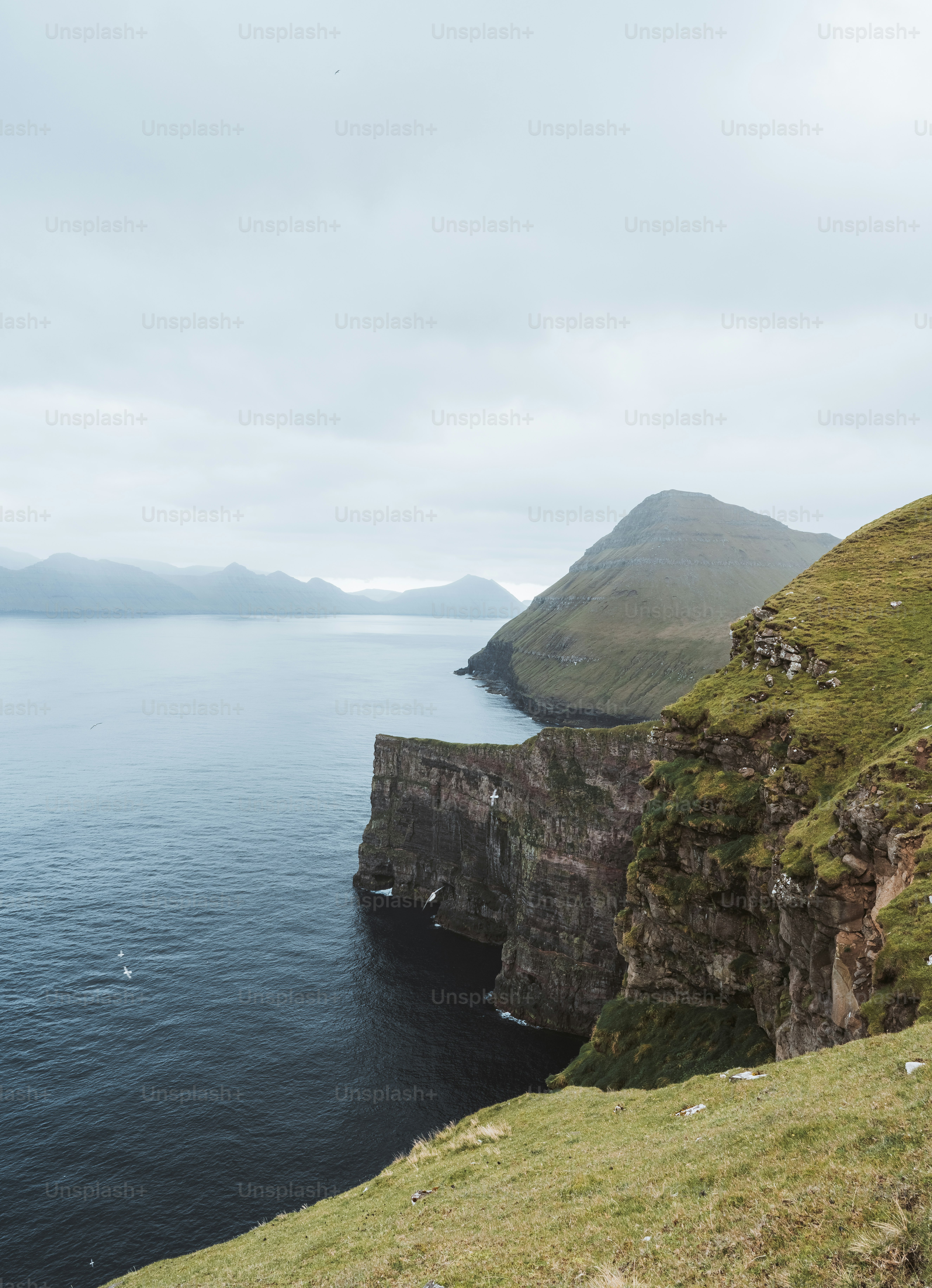 30,000+ Cliff Edge Pictures | Download Free Images on Unsplash