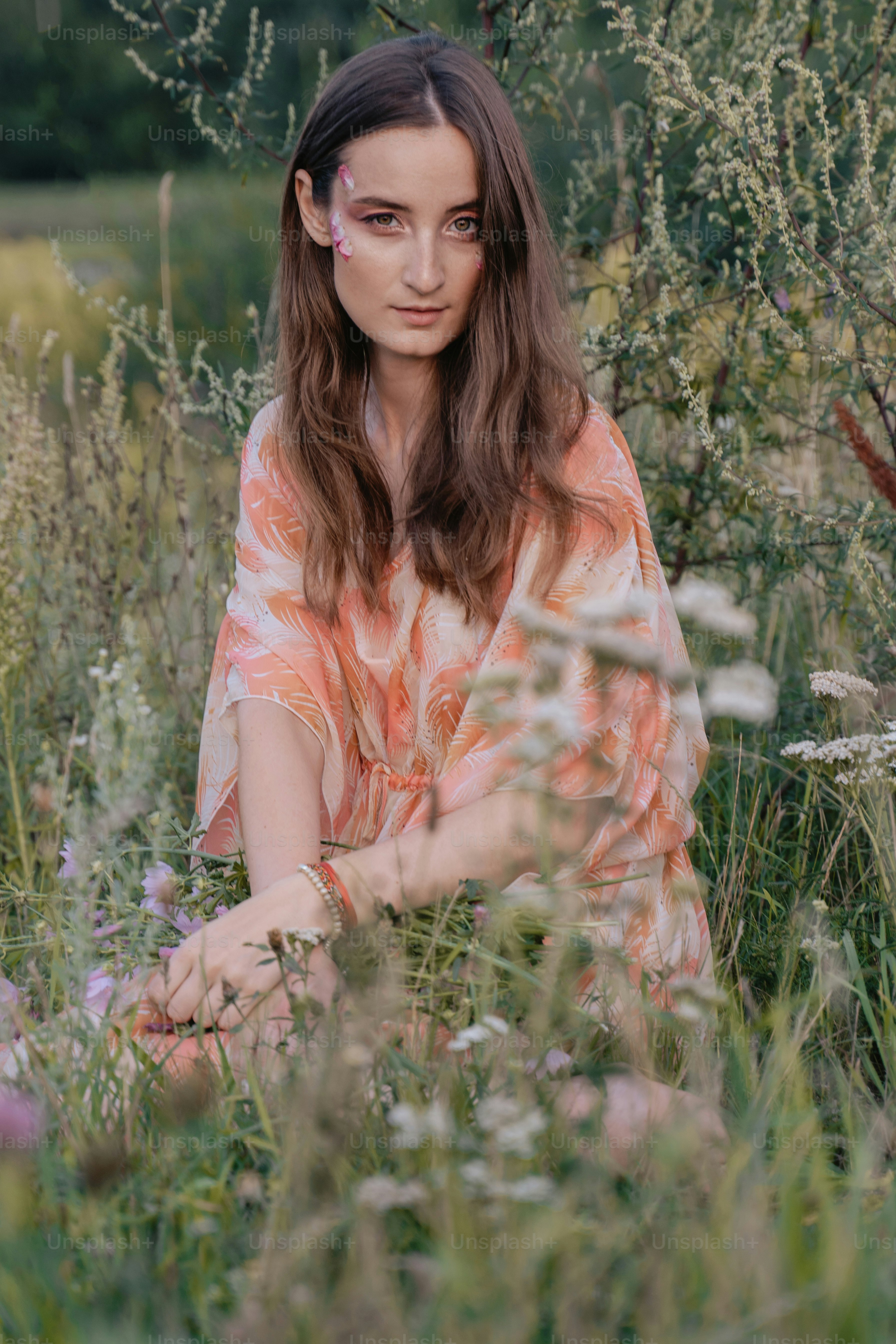 Girl In Field Pictures | Download Free Images on Unsplash