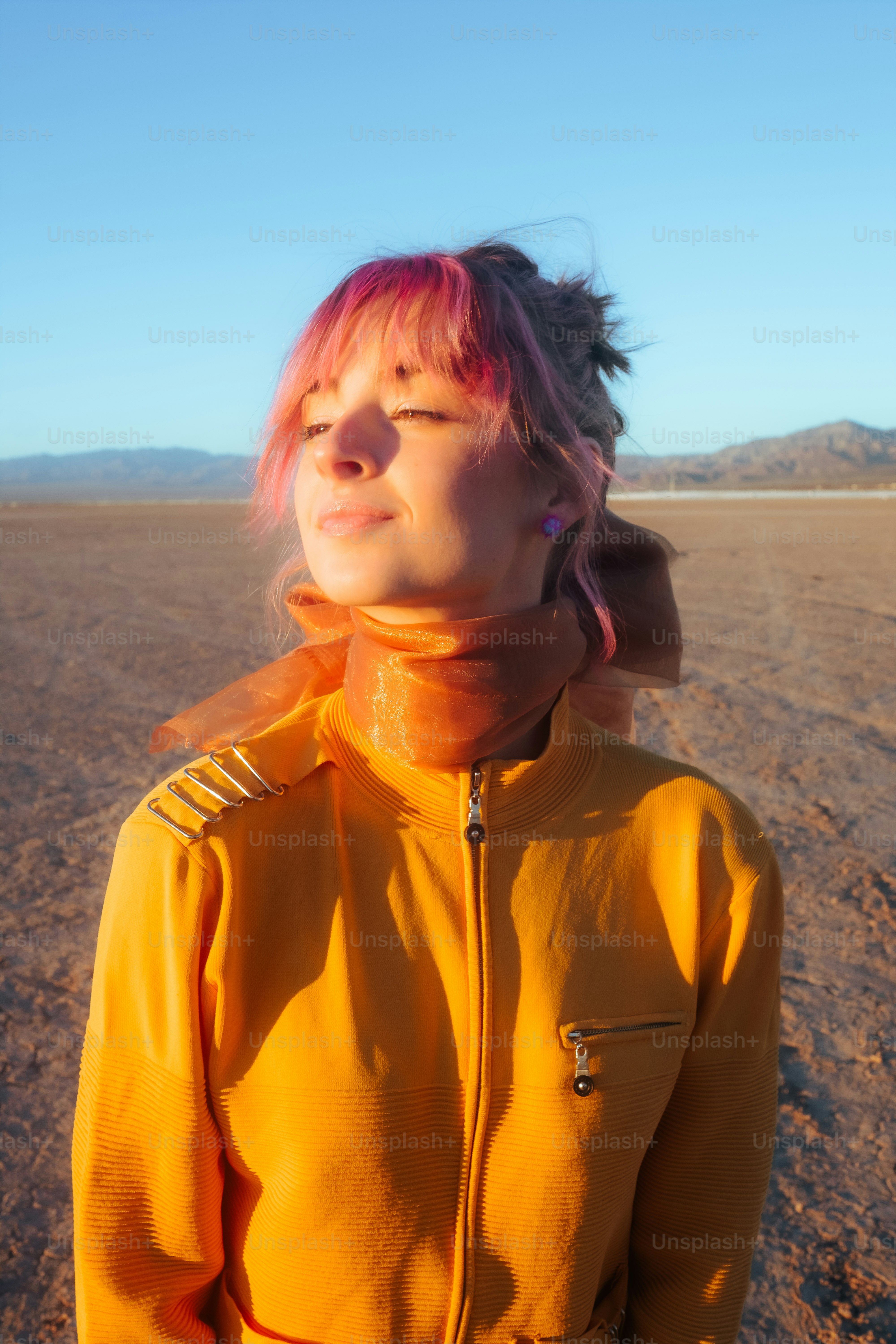 Yellow Girl Pictures | Download Free Images on Unsplash