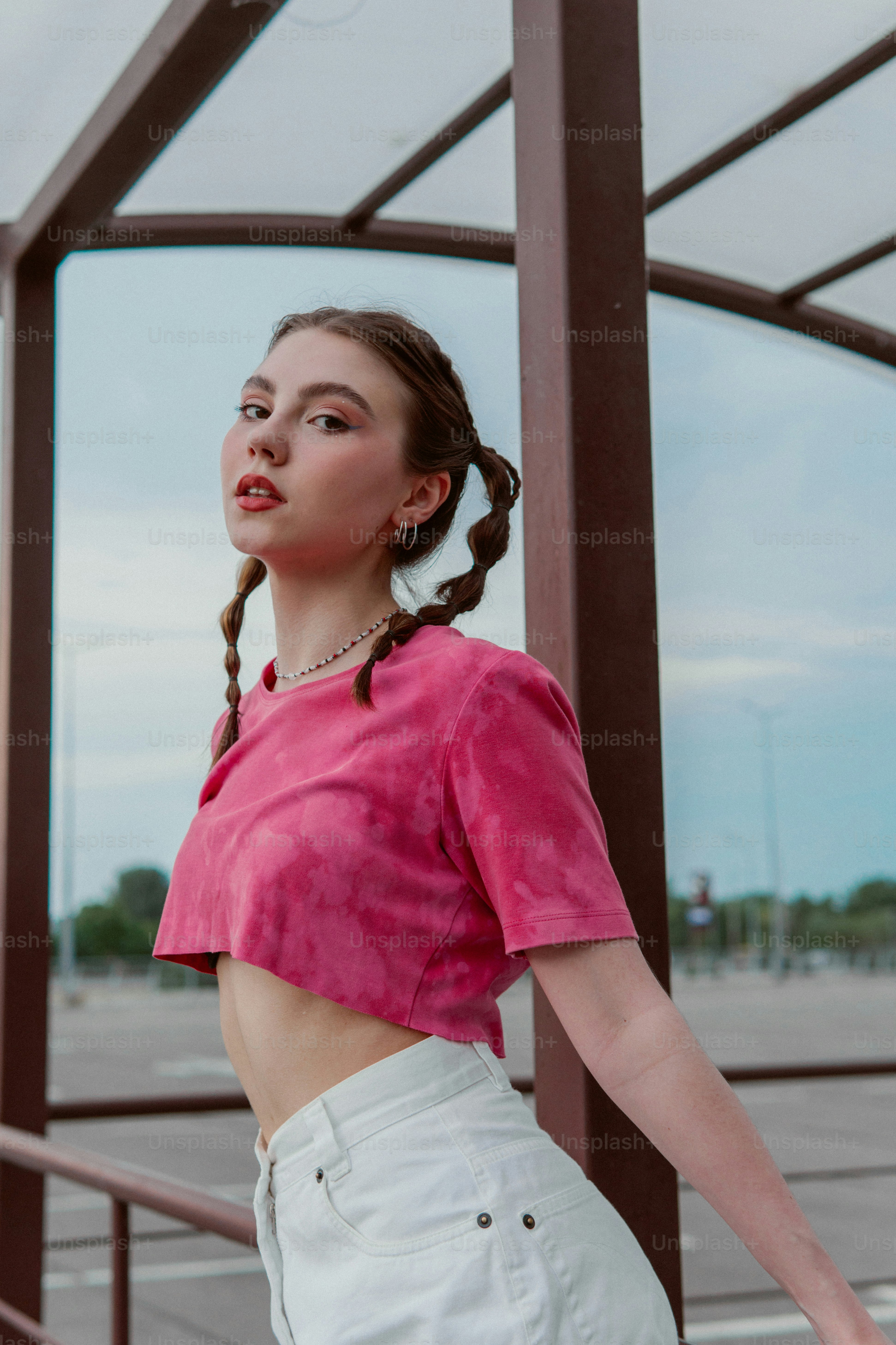 30k+ Pink Girl Pictures | Download Free Images on Unsplash