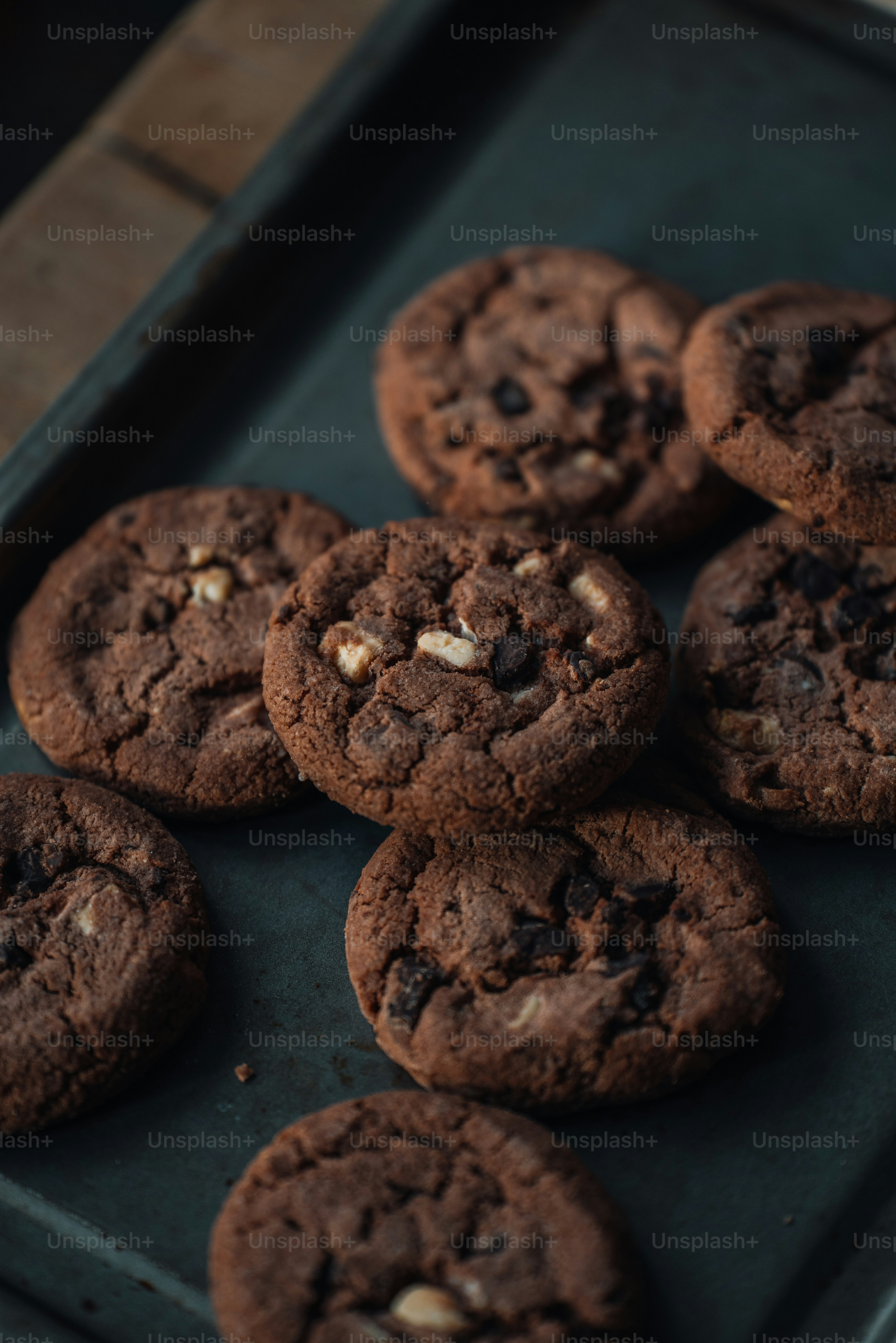 A bunch of cookies that are on a pan photo – Food and drink Image on ...