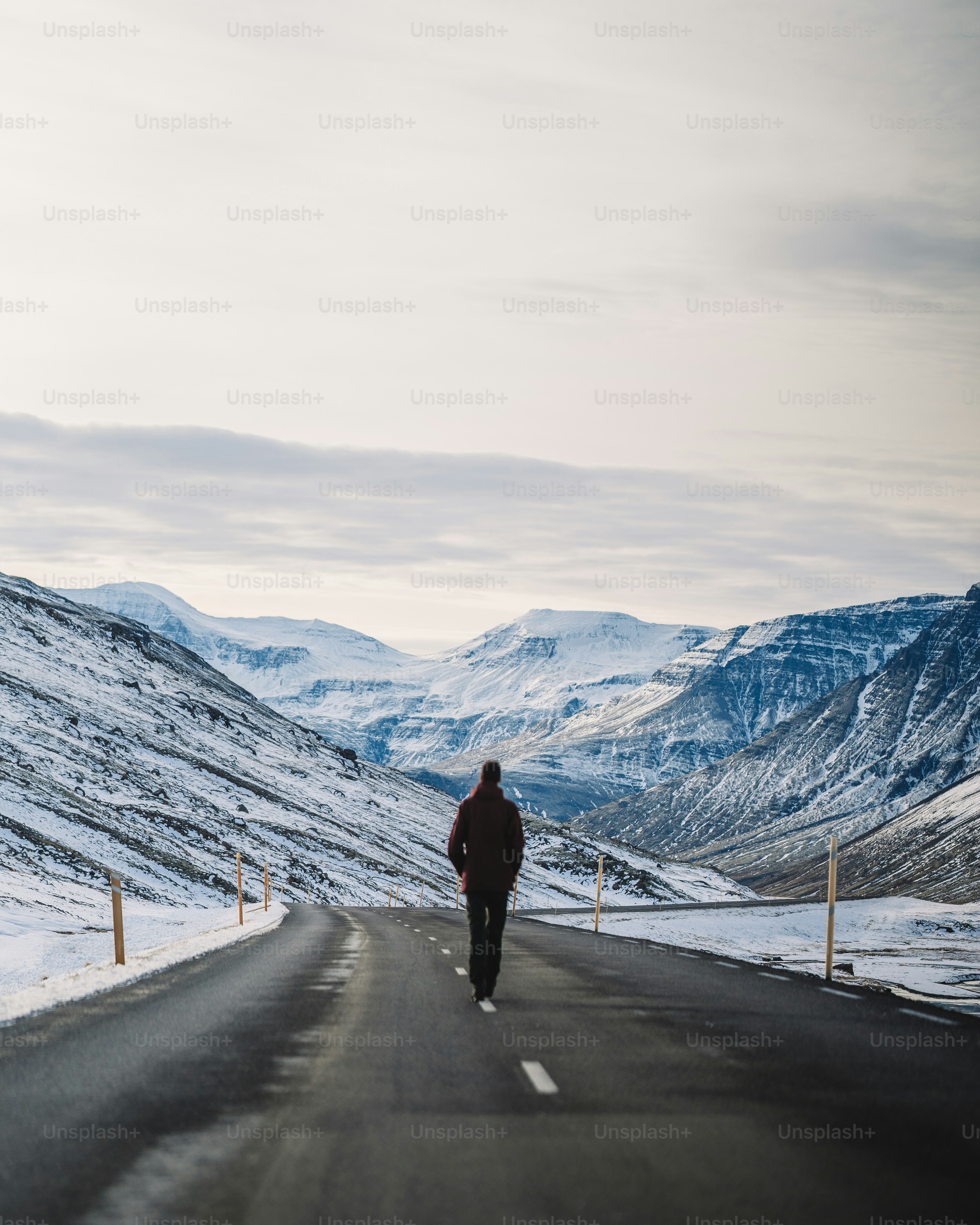 1000+ Man In The Road Pictures | Download Free Images on Unsplash