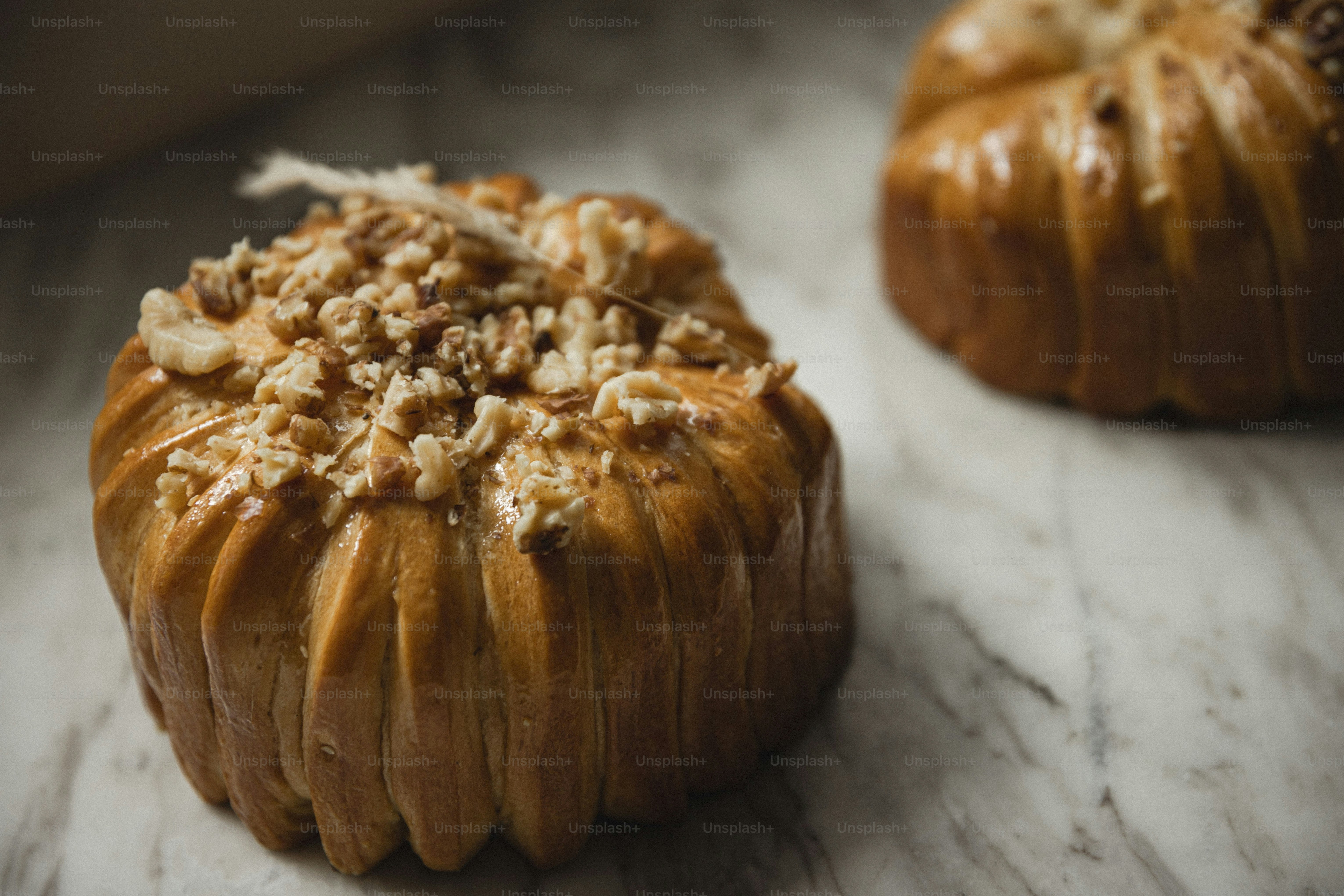 A close up of a pastry on a table photo – Dessert Image on Unsplash