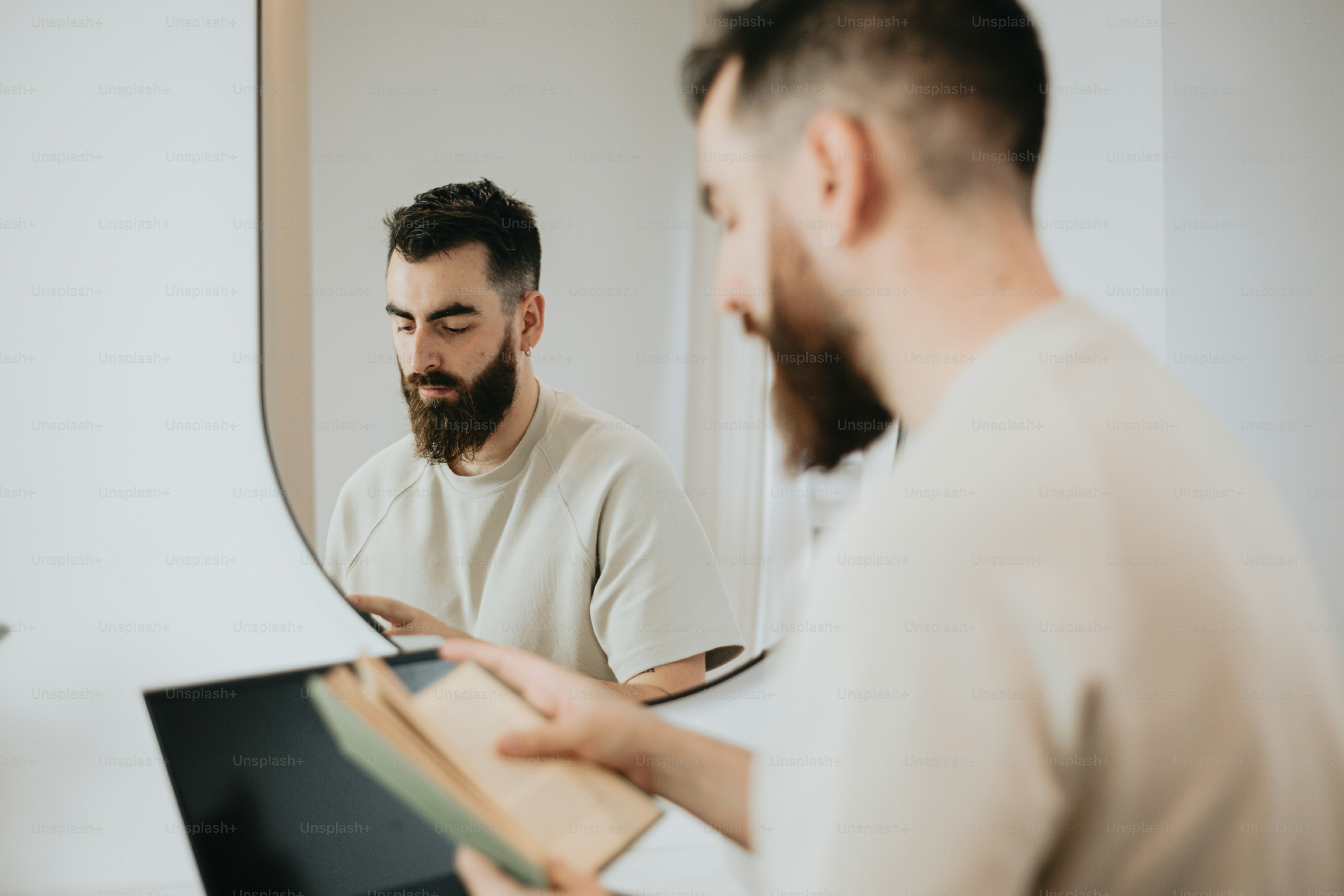 Man Reading Book Pictures [HD] | Download Free Images on Unsplash