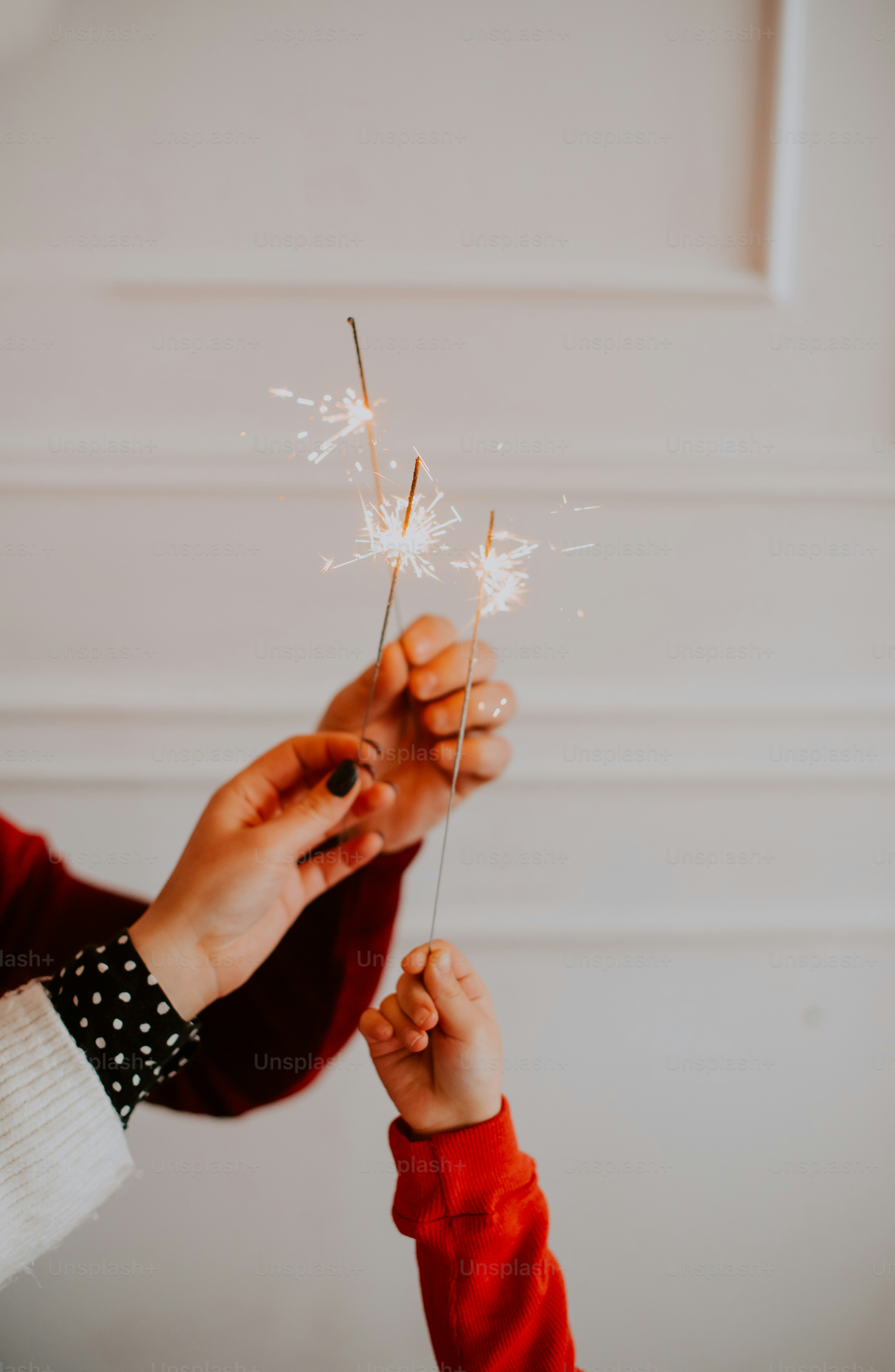 A person holding a string of fire photo – Love life Image on Unsplash