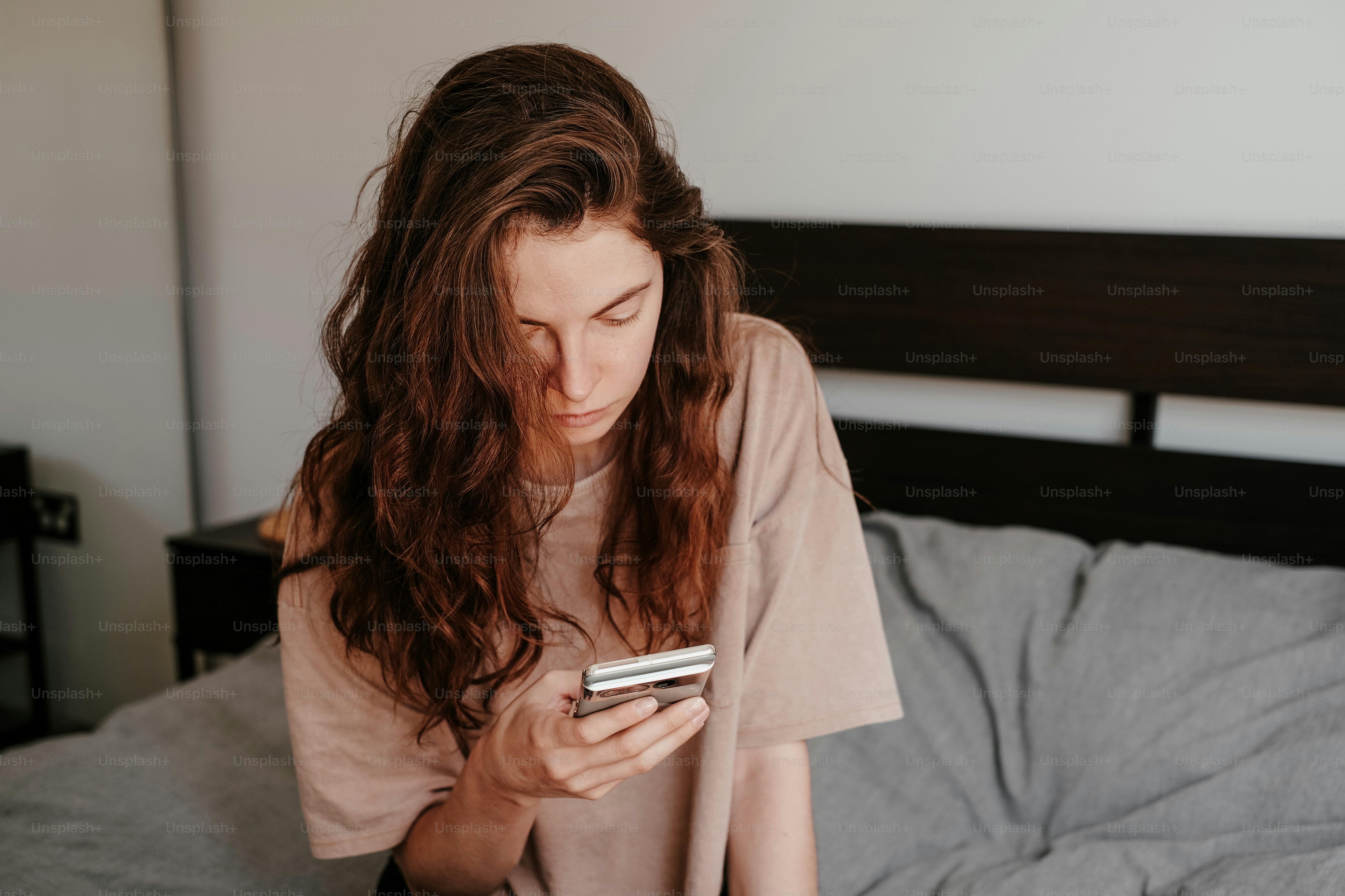 Doomscrolling Pictures | Download Free Images on Unsplash