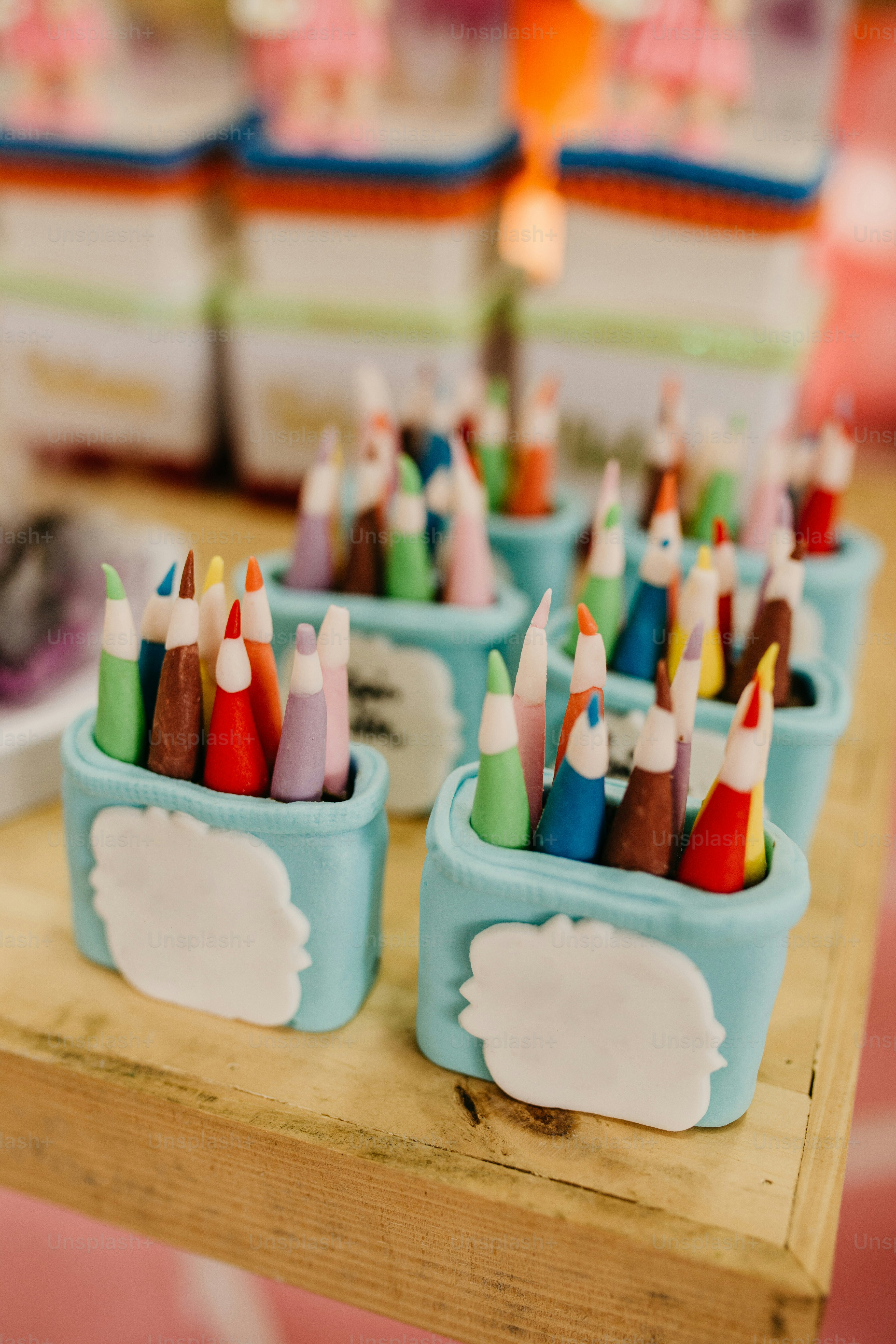 색연필 그룹 사진 – Unsplash의 연필 피오트 이미지