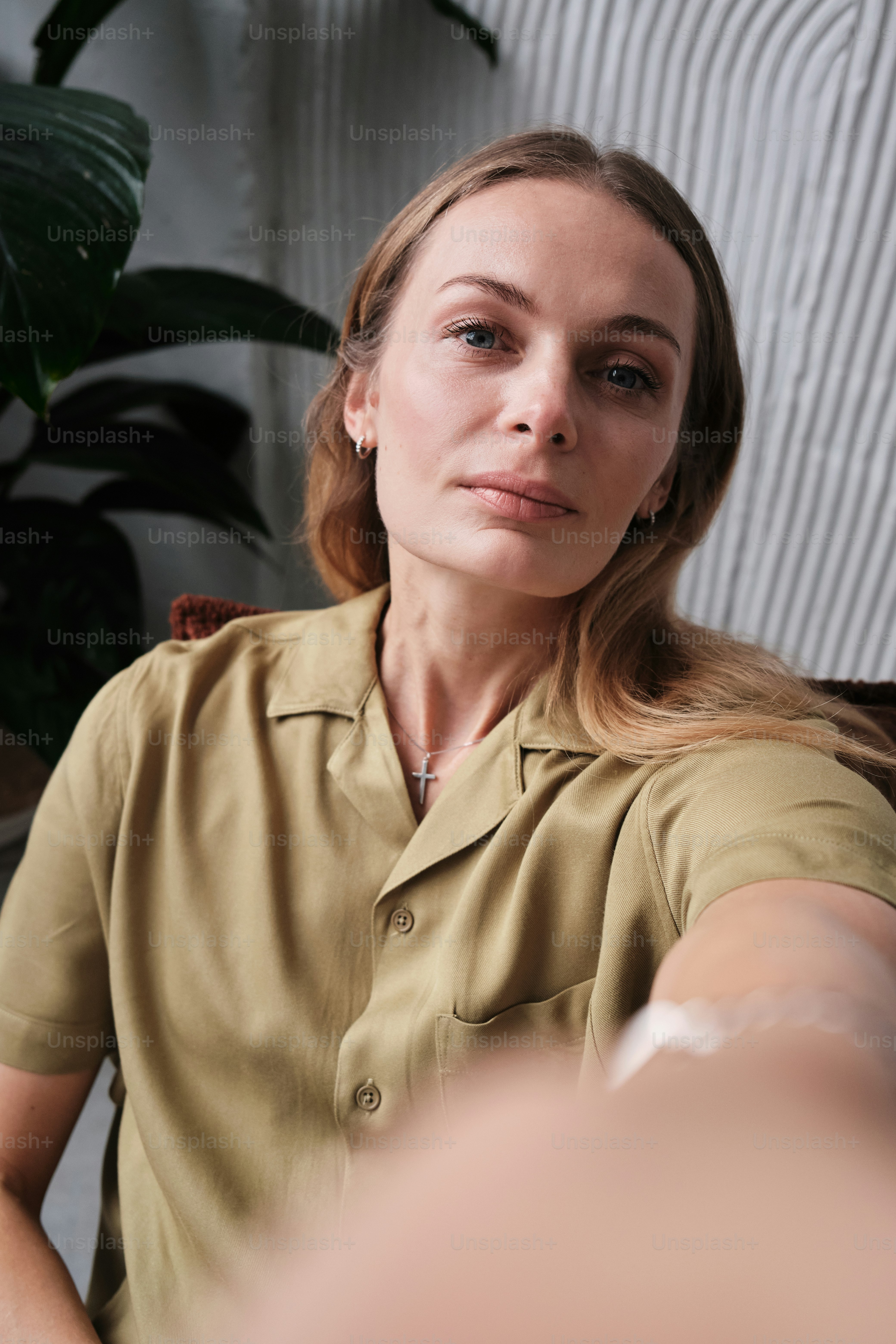 A person with a straight face photo – Portrait Image on Unsplash