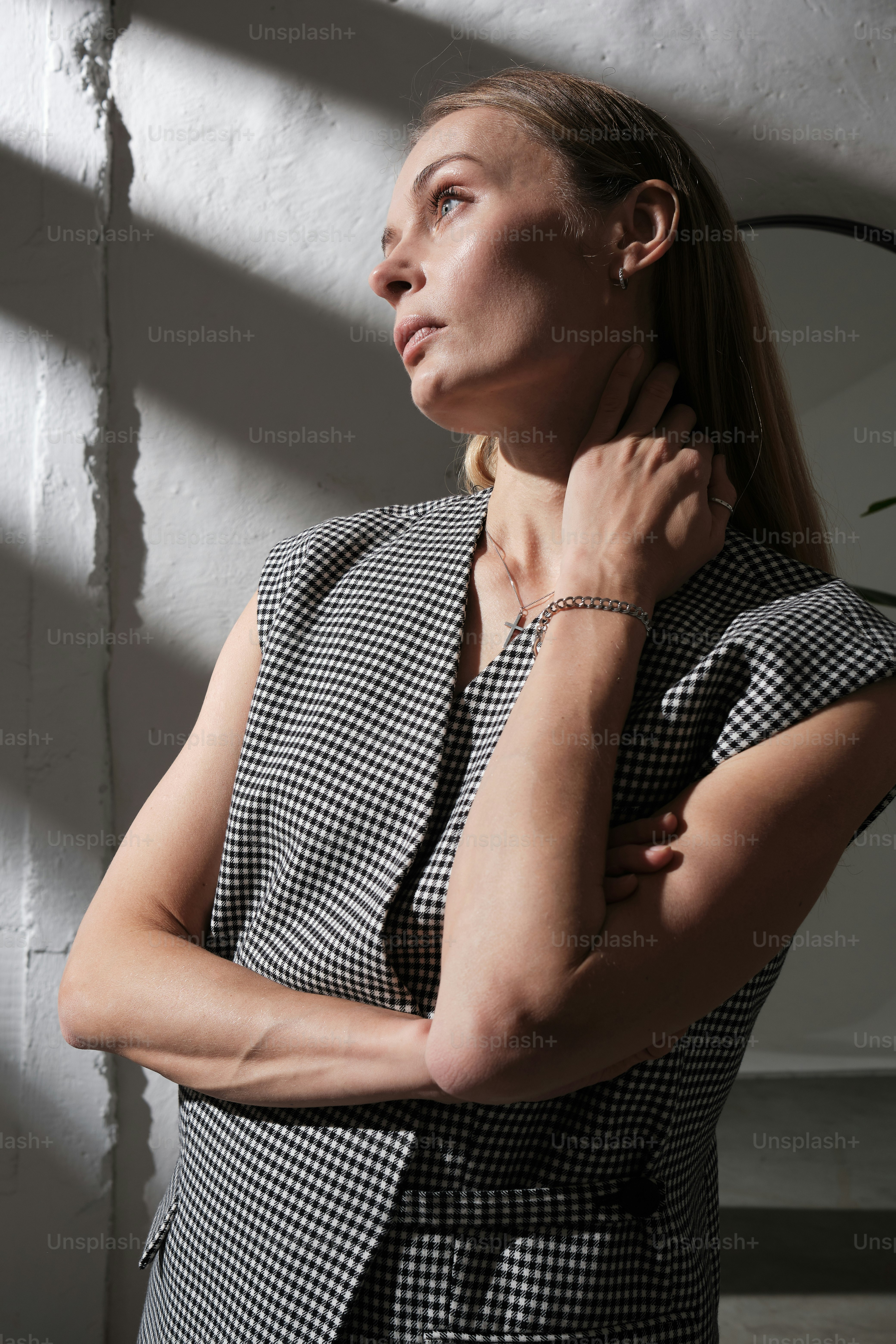 A person with the hands on the face photo – Portrait Image on Unsplash