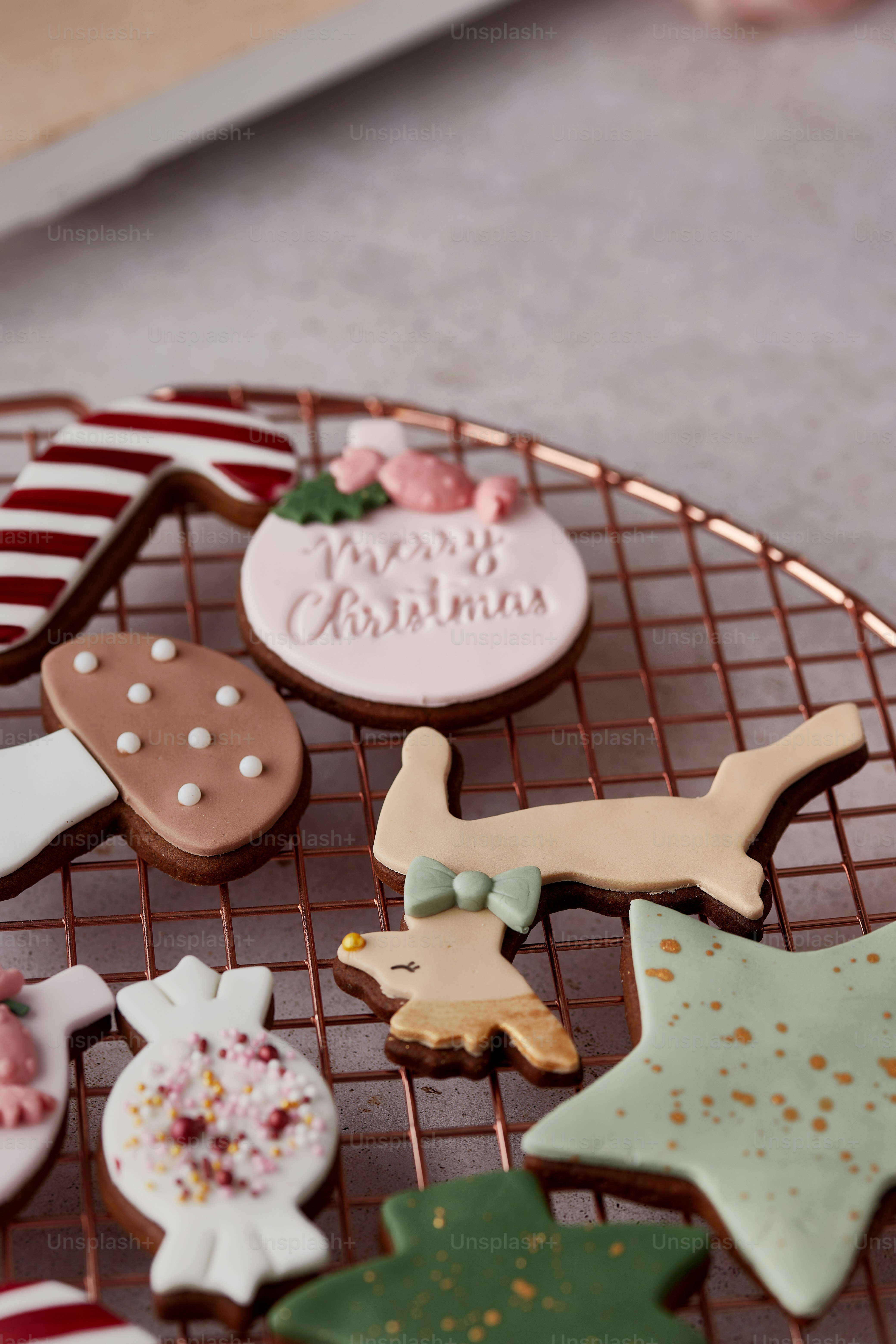 A collection of objects photo – Gingerbread cookies Image on Unsplash