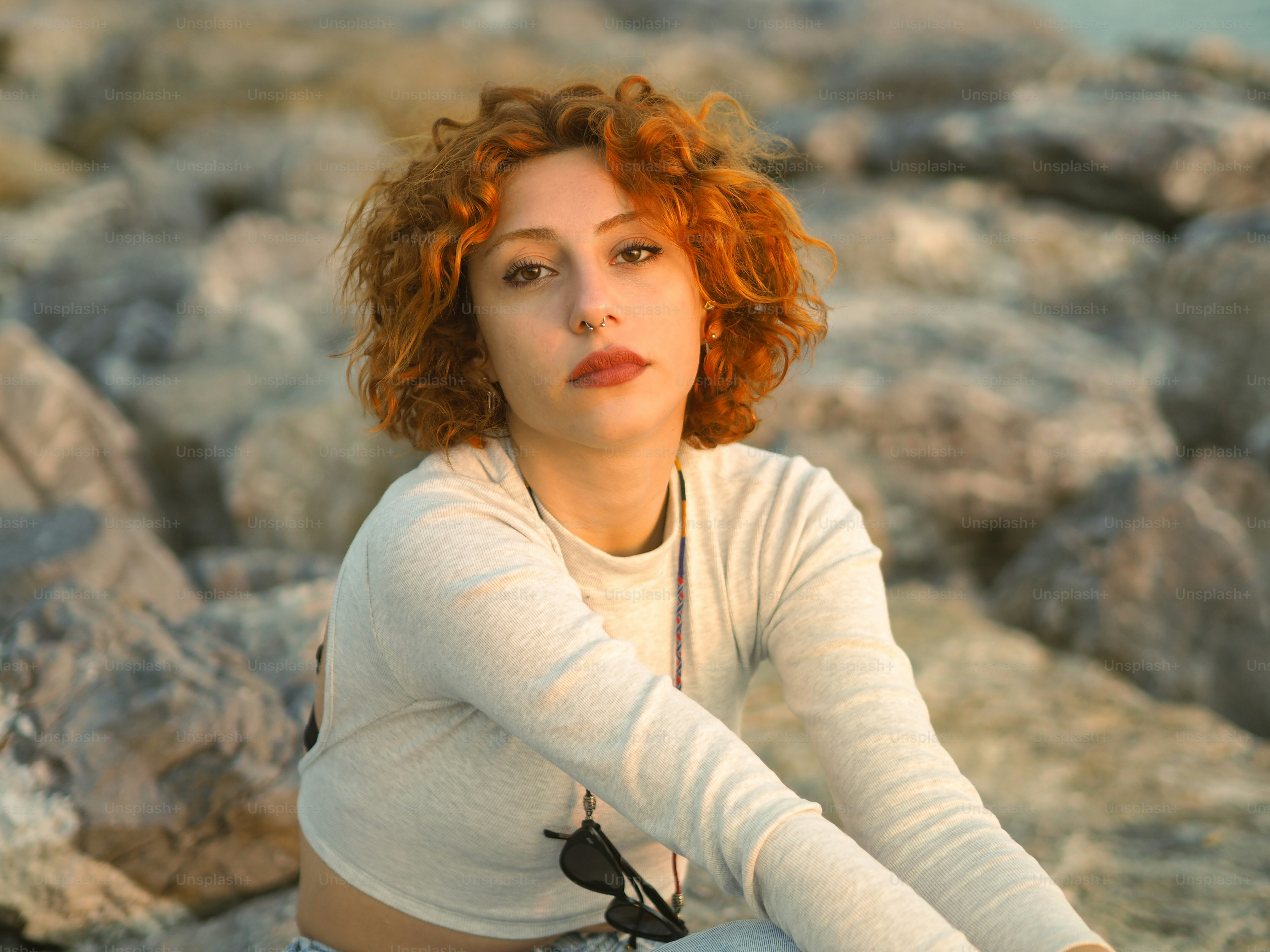 Une personne aux cheveux roux photo – Femme Photo sur Unsplash