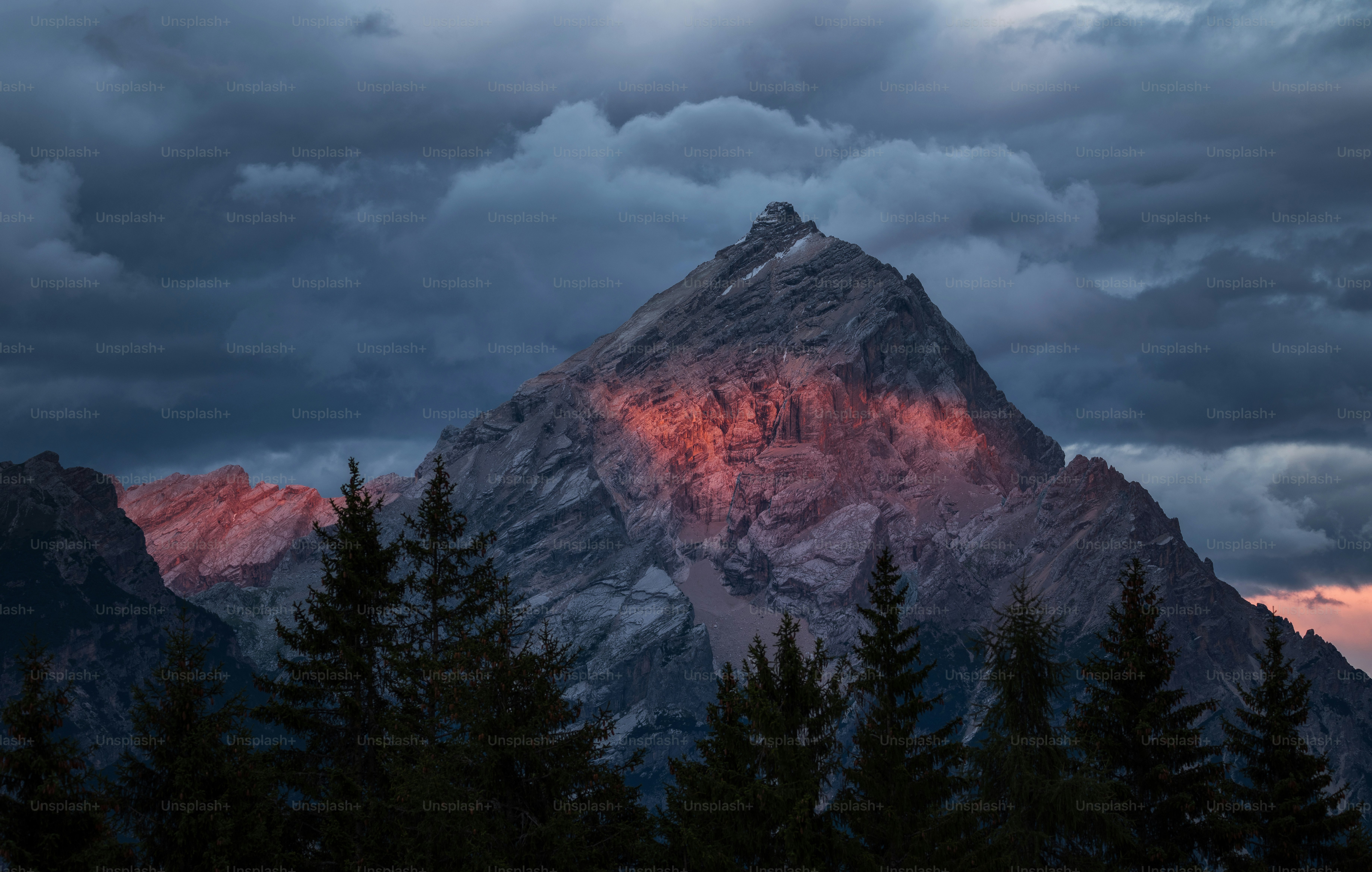 Wallpaper Laptop Pictures | Download Free Images on Unsplash