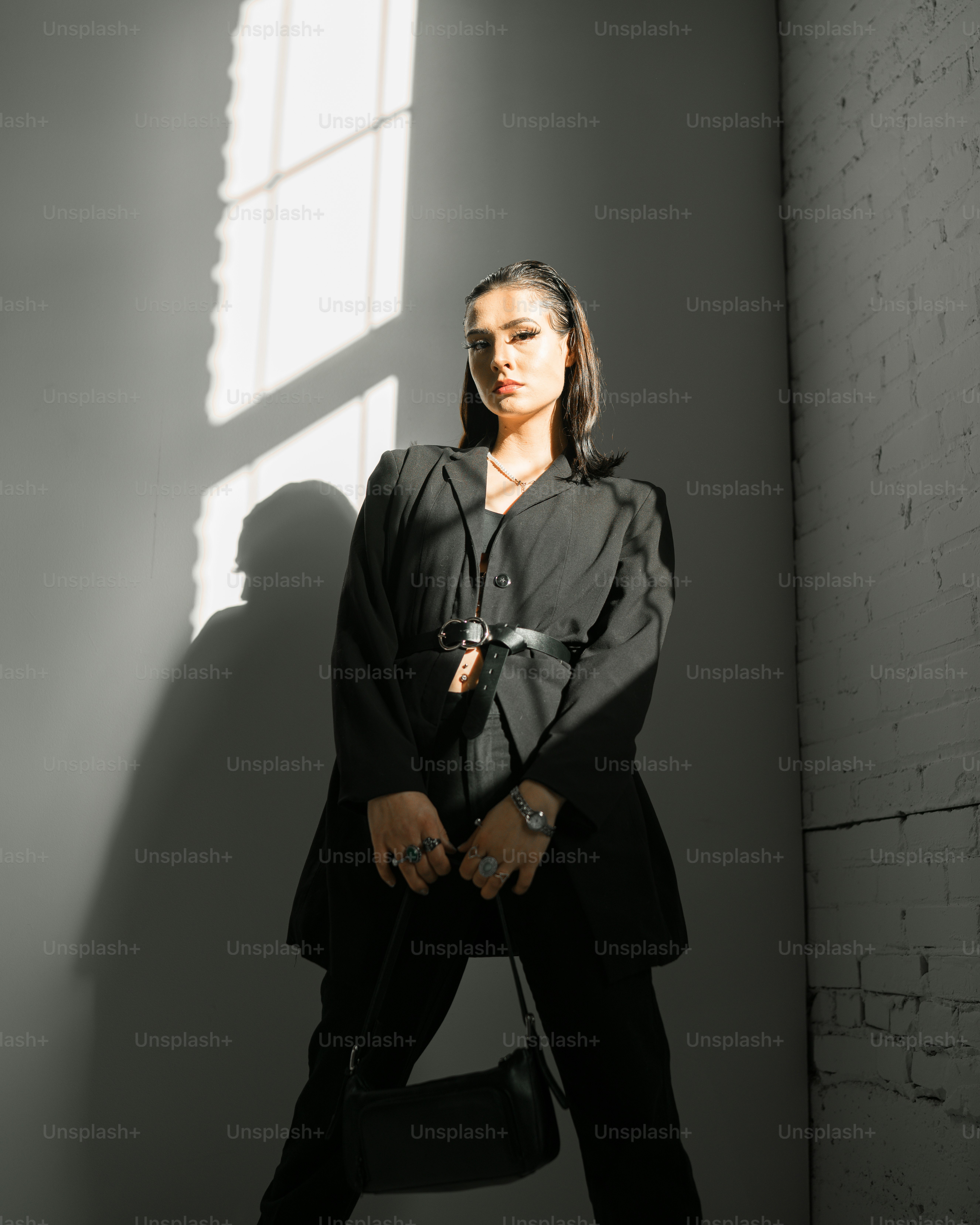 Una persona con traje foto – Imagen de Mujer en Unsplash