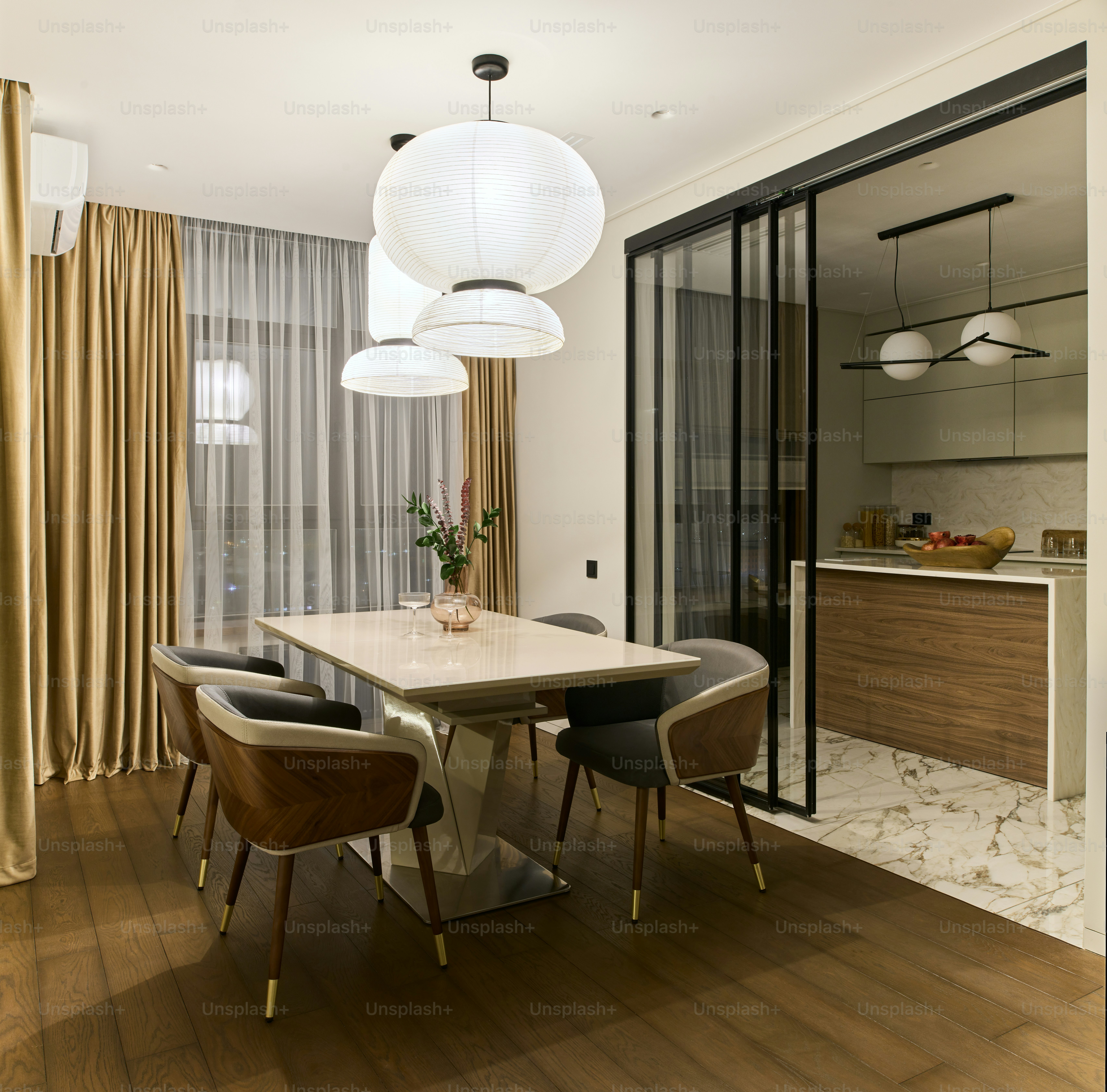 A room with a table and chairs photo – Dining room Image on Unsplash