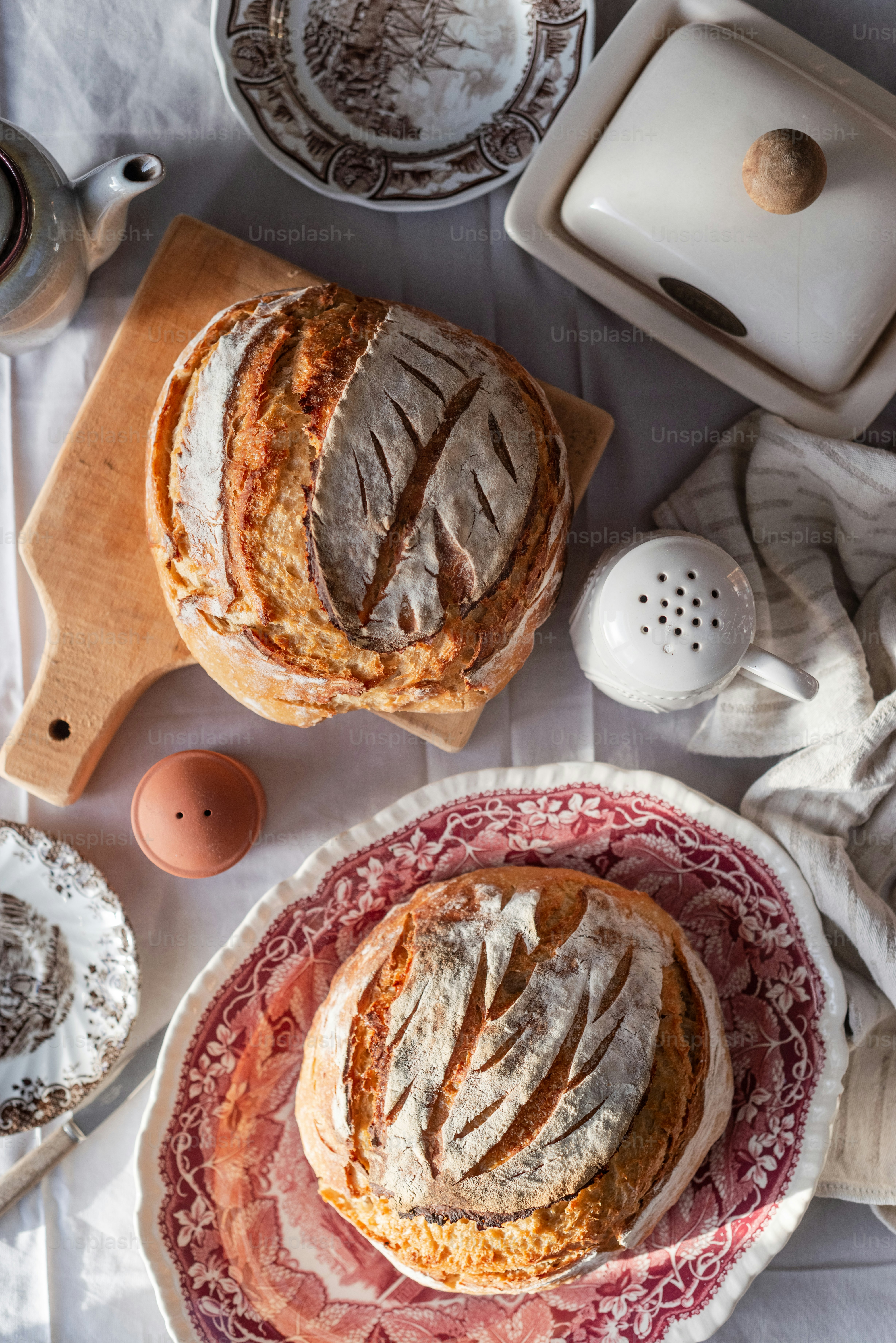 500+ Magazine Pictures | Download Free Images & Stock Photos on Unsplash