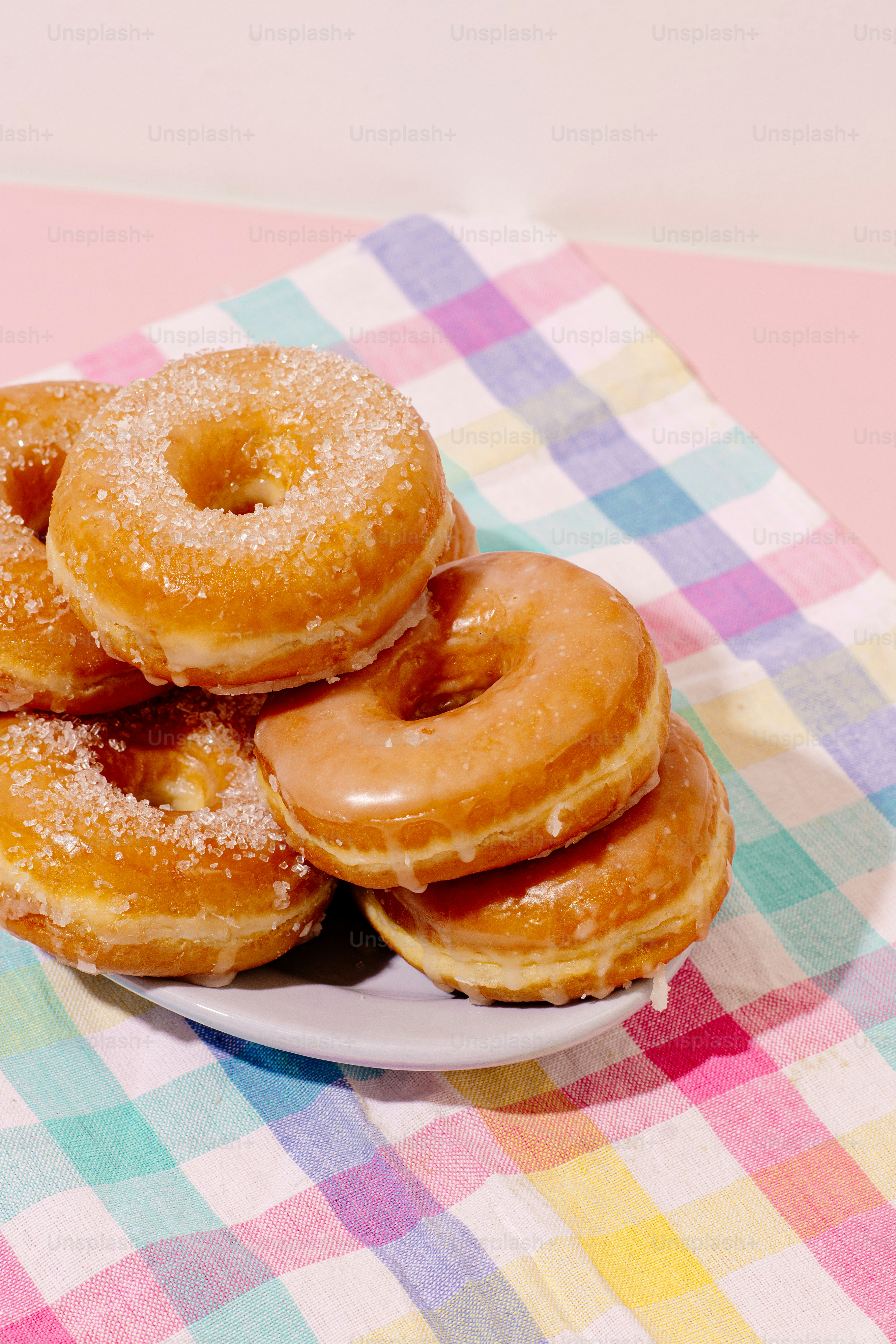 A plate of donuts photo – Donut Image on Unsplash