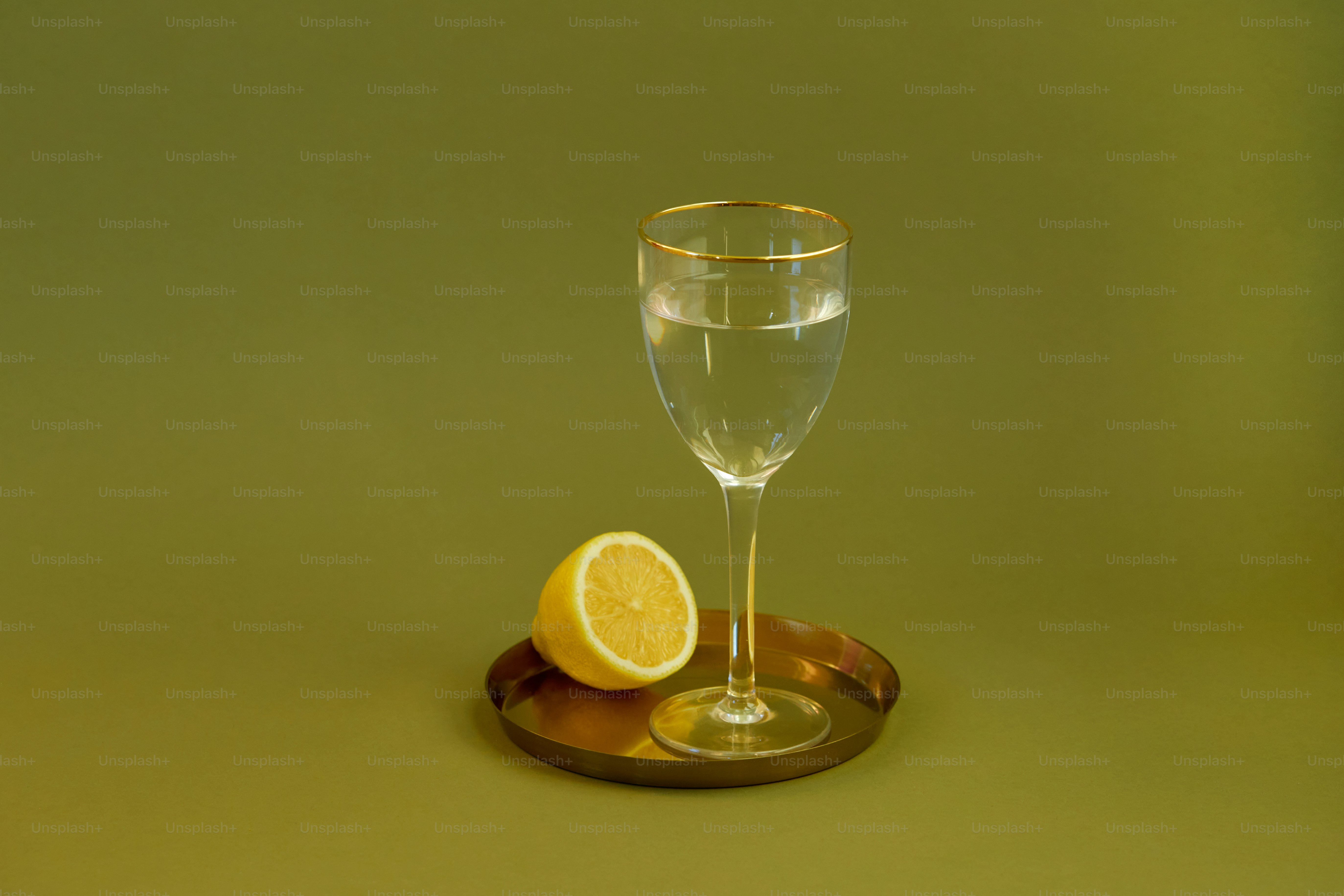 Eau Tranquille Photos | Télécharger des images gratuites sur Unsplash