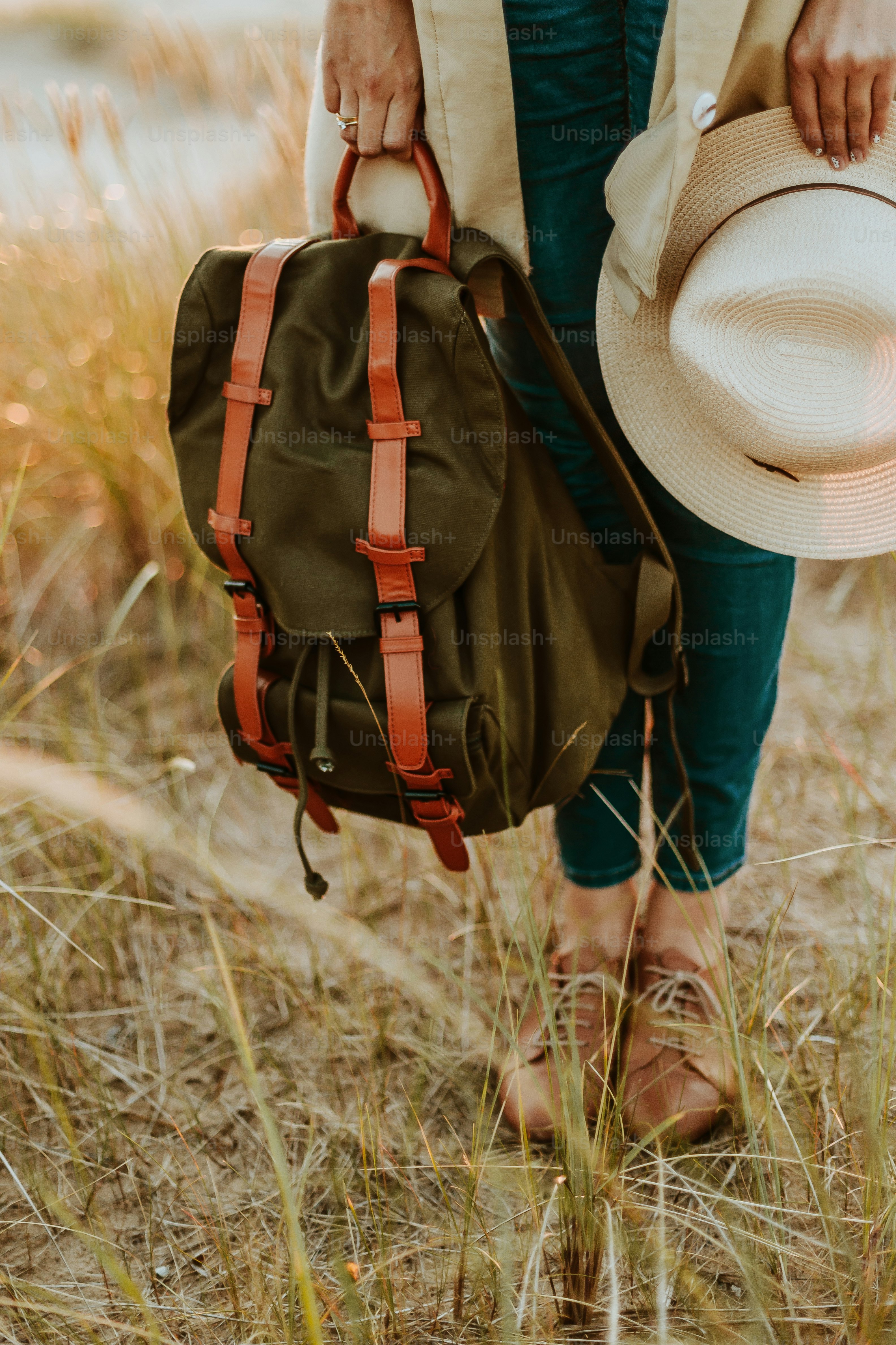 Foto zum Thema Eine Person, die einen Rucksack trägt – Bild zu Tasche ...