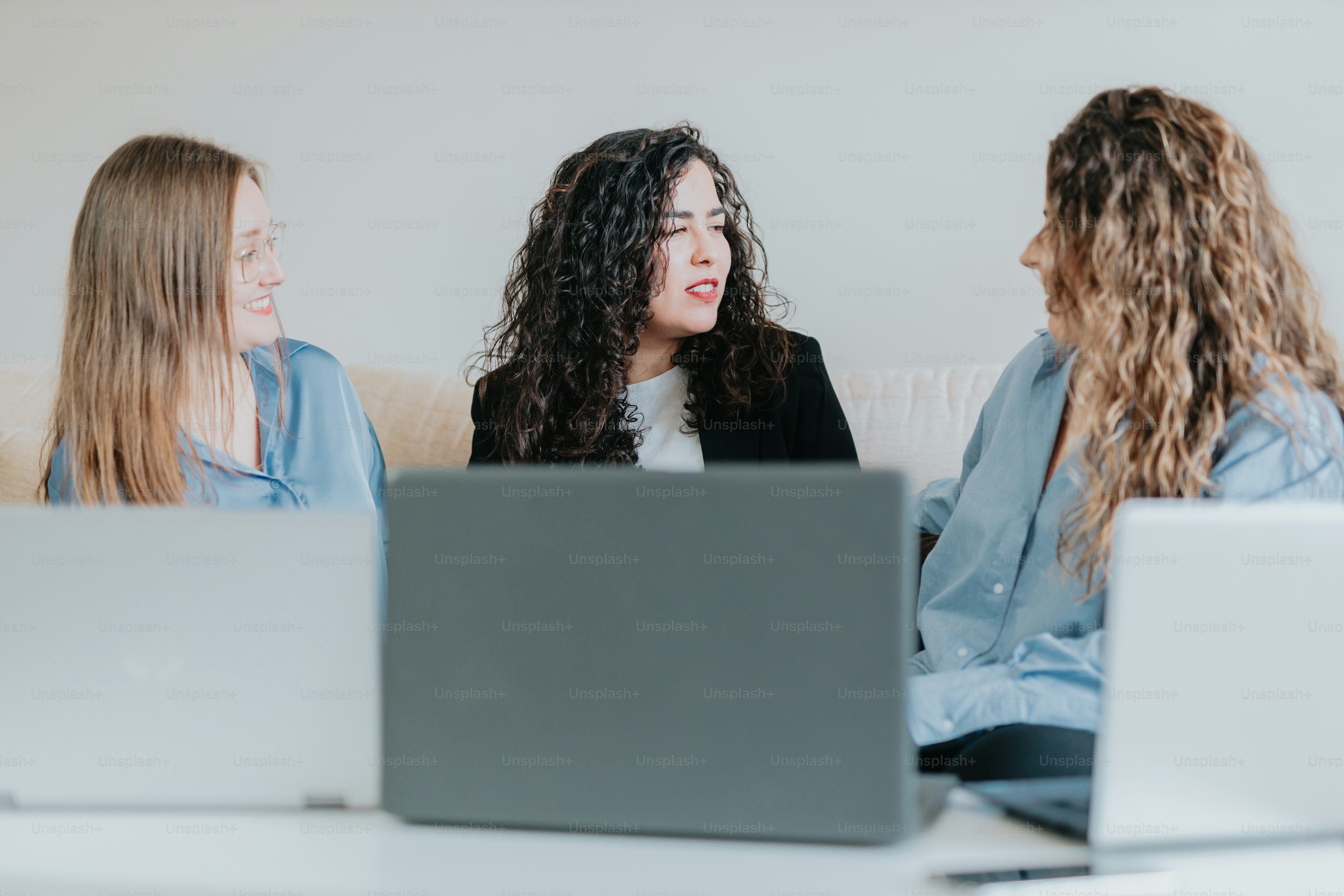 30k+ Conversations Pictures | Download Free Images on Unsplash