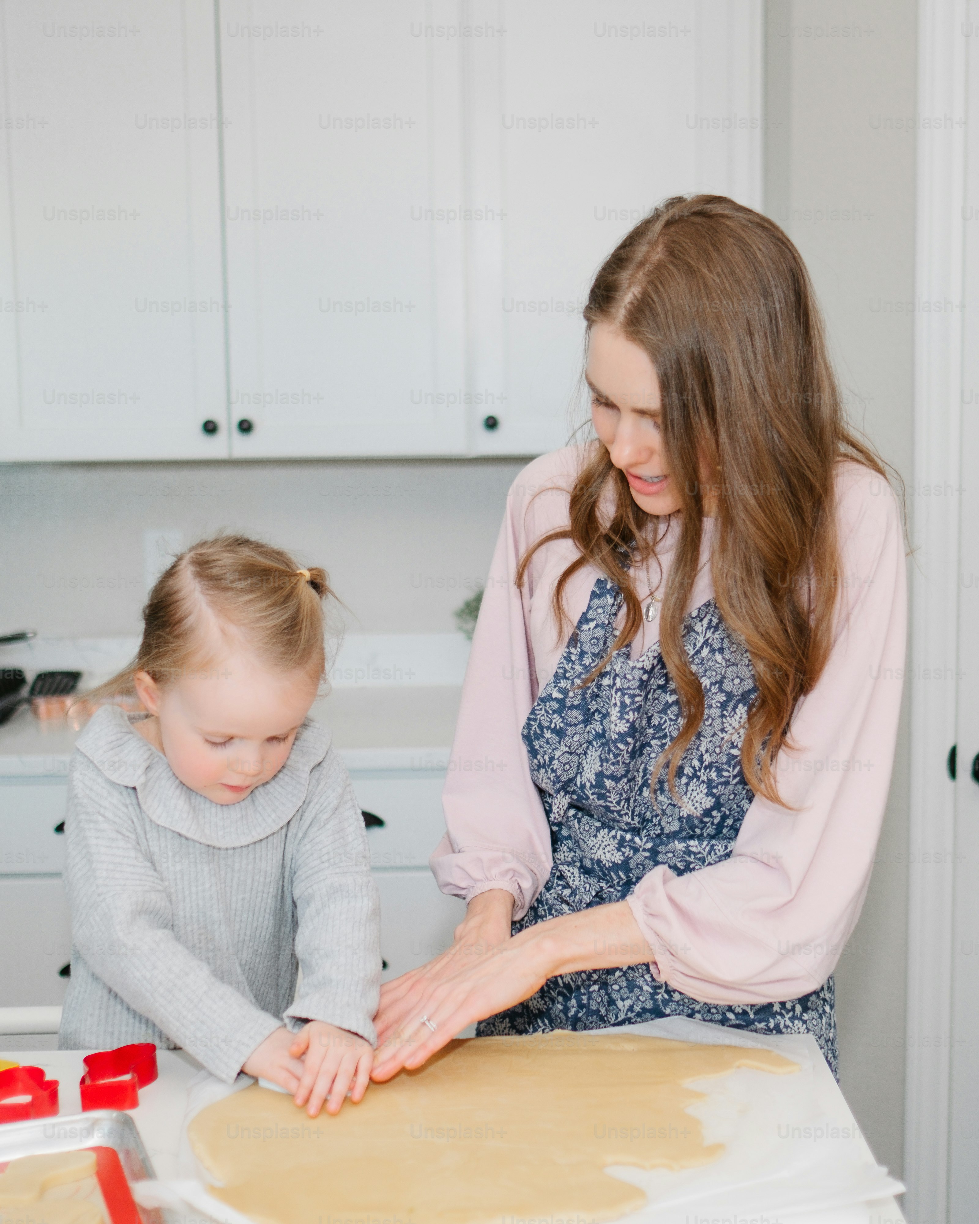 Mom Cooking Pictures | Download Free Images on Unsplash